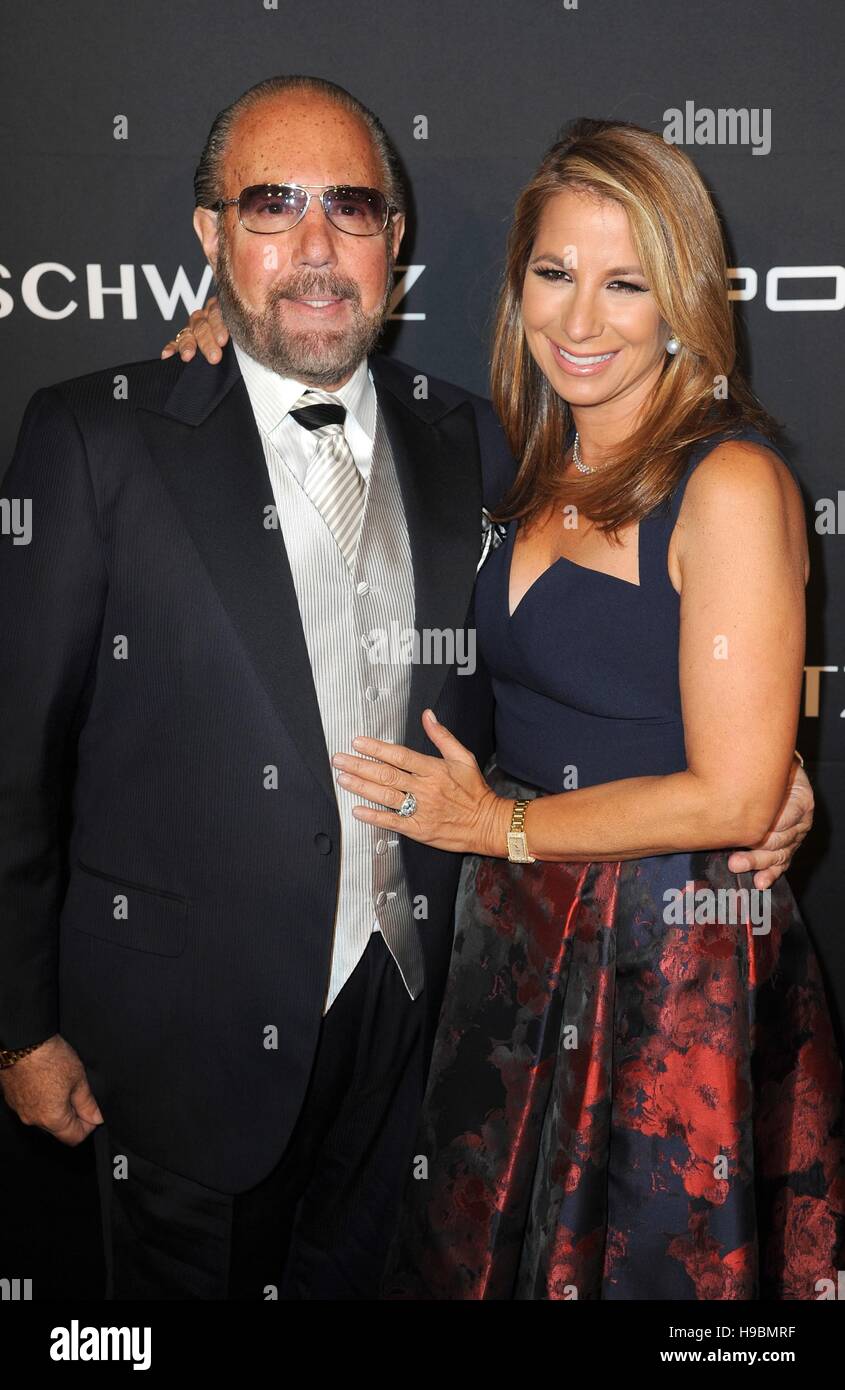New York, NY, USA. 21st Nov, 2016. Bobby Zarin, Jill Zarin at arrivals ...