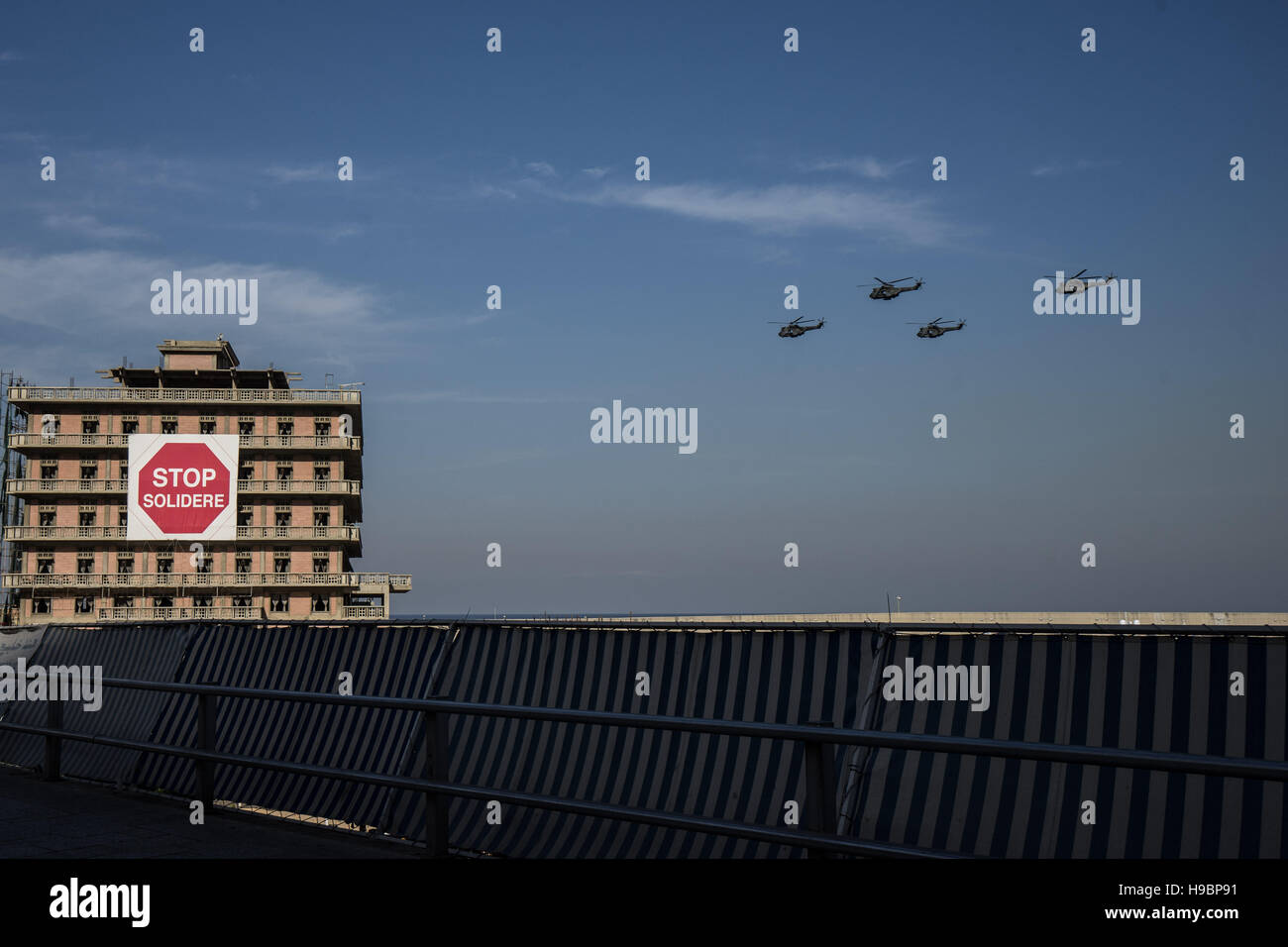 Lebanese army parade hi-res stock photography and images - Alamy