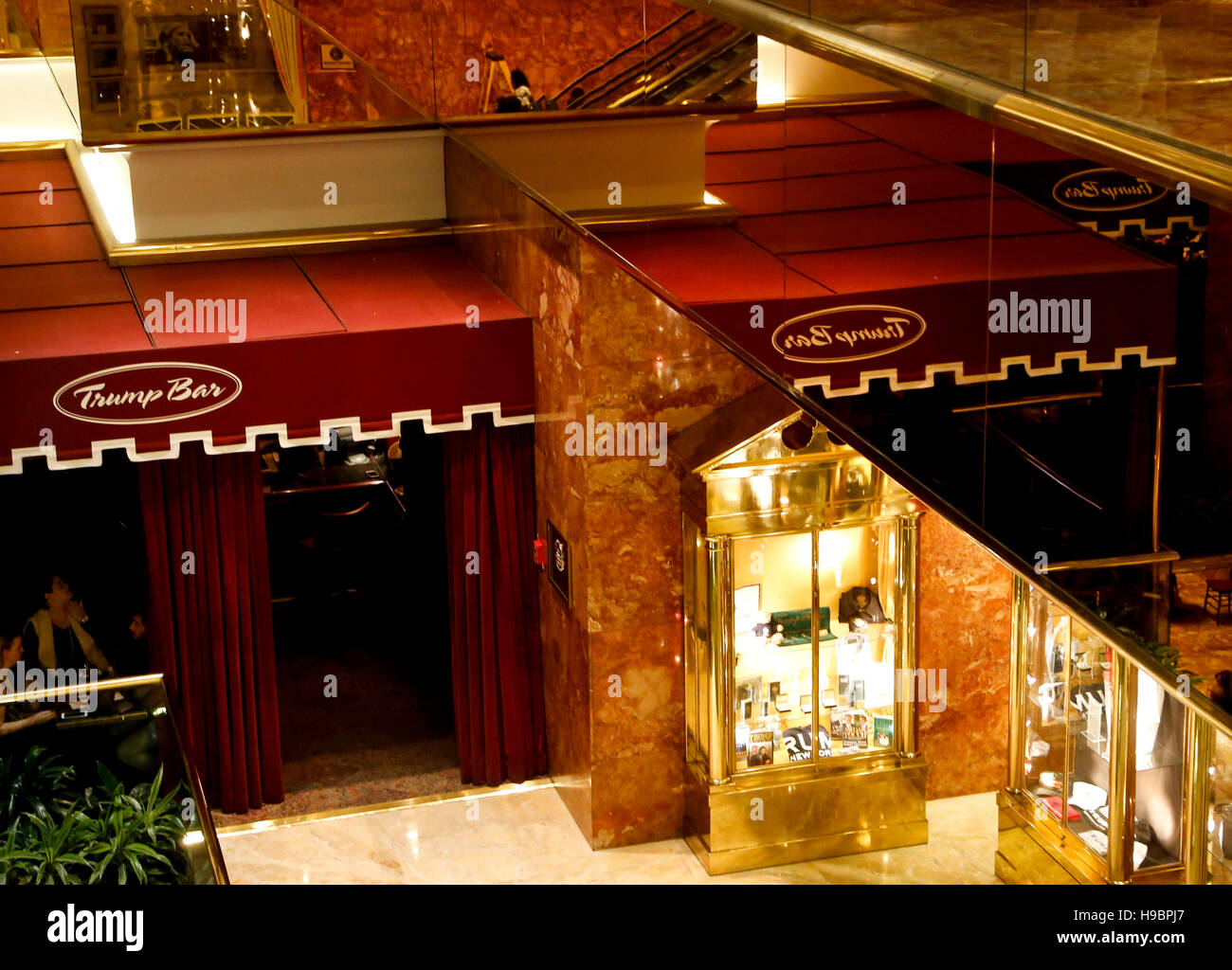 New York, USA. 21st Nov, 2016. The Trump Bar, in the ground floor of ...