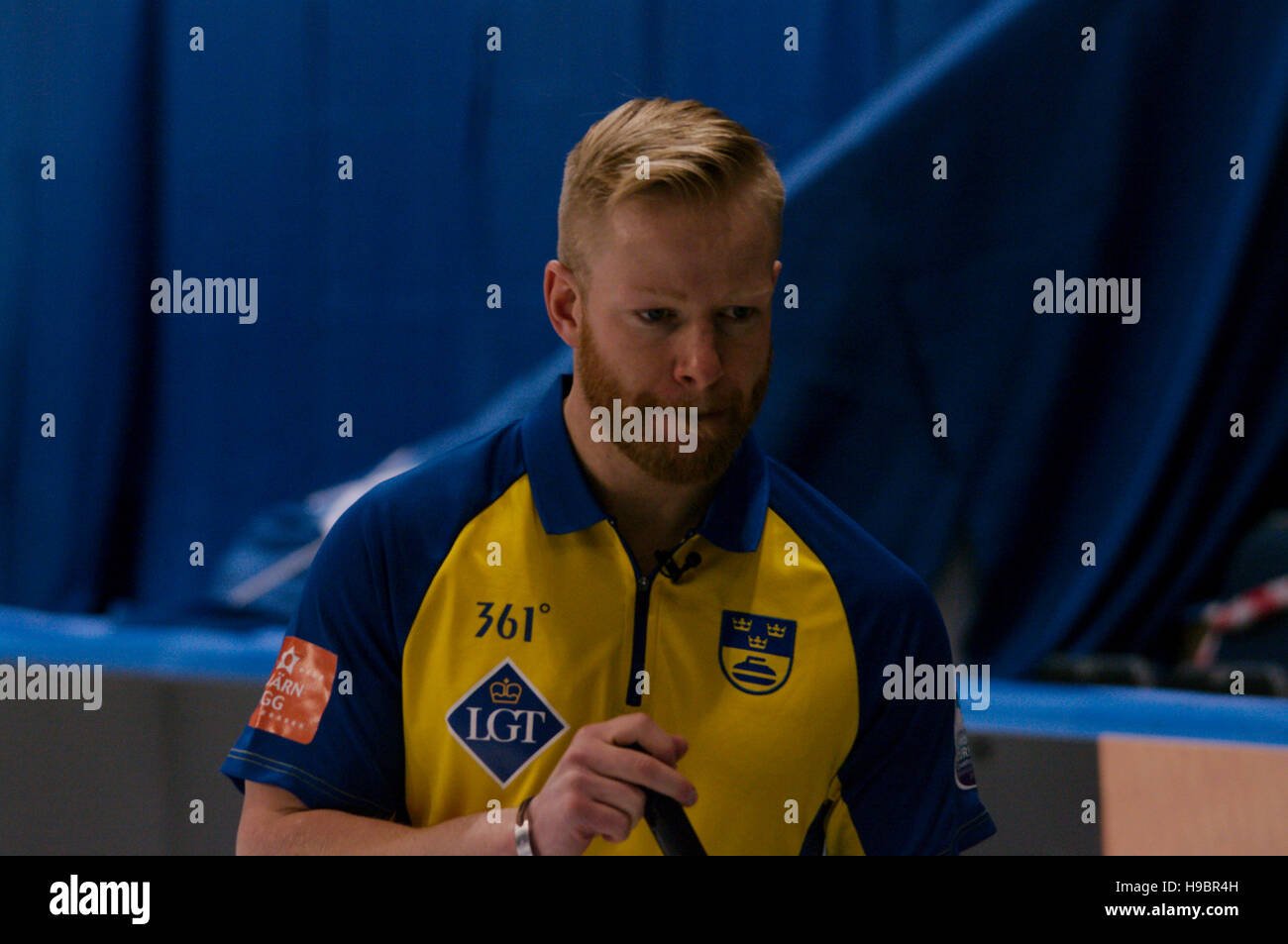 Braehead Arena, Renfrewshire, Scotland, 22 November 2016. Niklas Edin ...