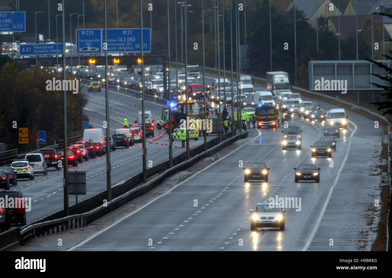 Hard shoulder three lane uk motorway hi-res stock photography and ...