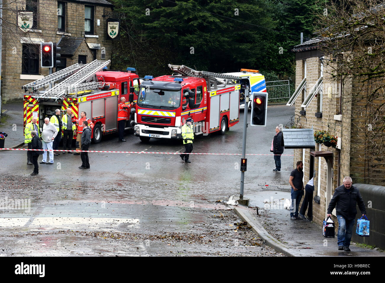 Manchester, UK. 22nd November, 2016. Fire engines at the scene of flood ...
