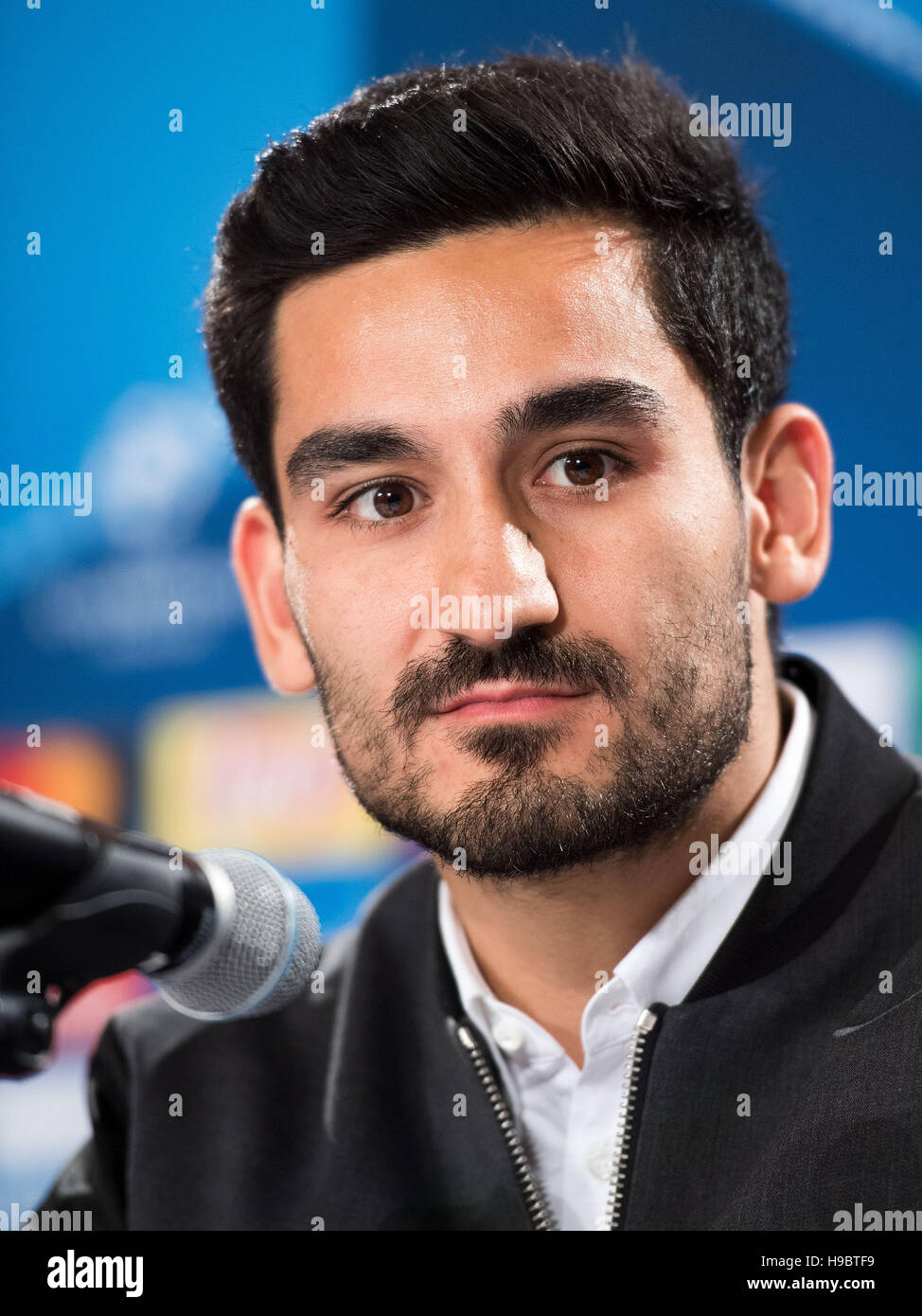 Duesseldorf, Germany. 22nd November, 2016. Manchester City midfielder ...
