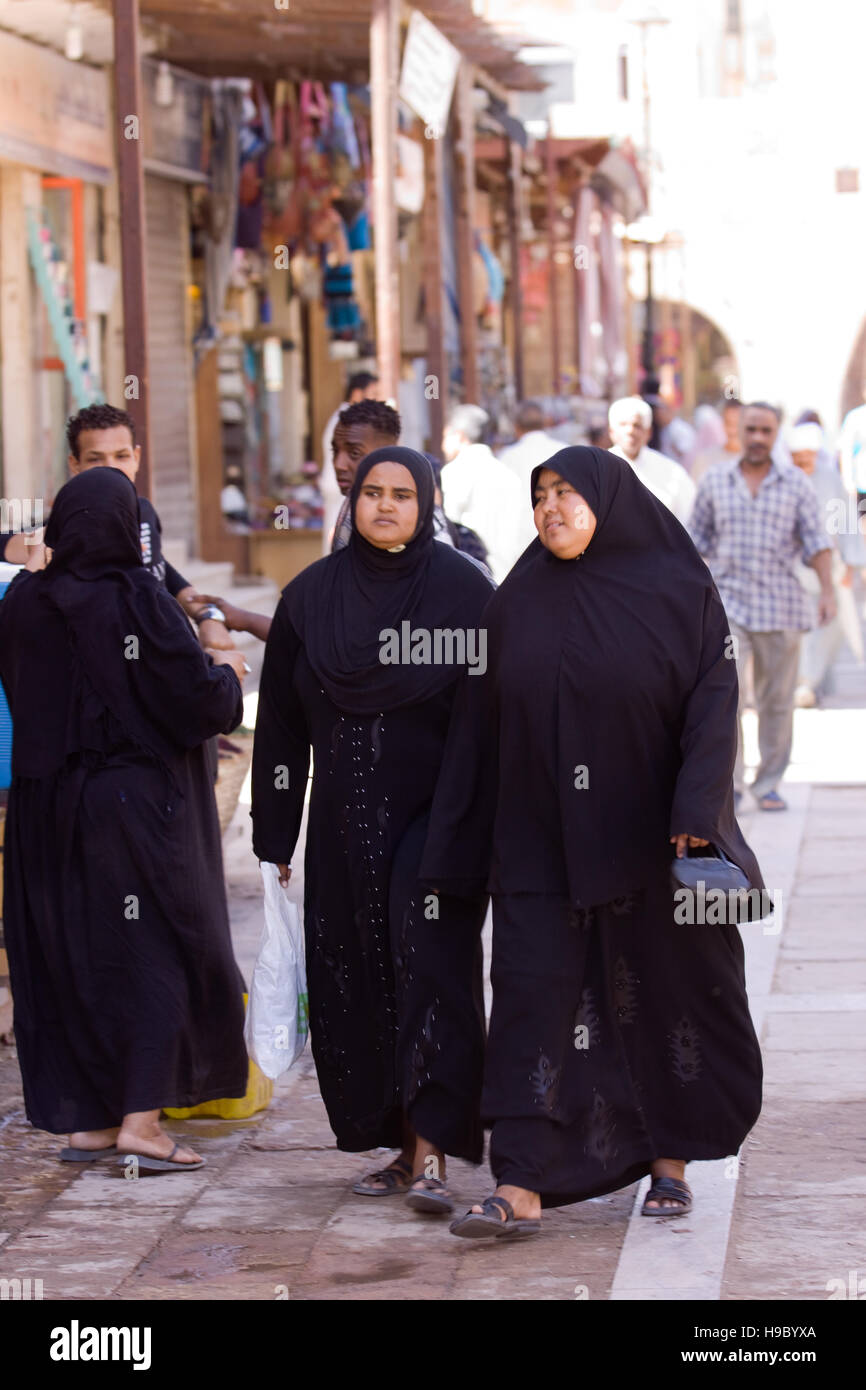 people in aswan egypt during everyday life Stock Photo - Alamy
