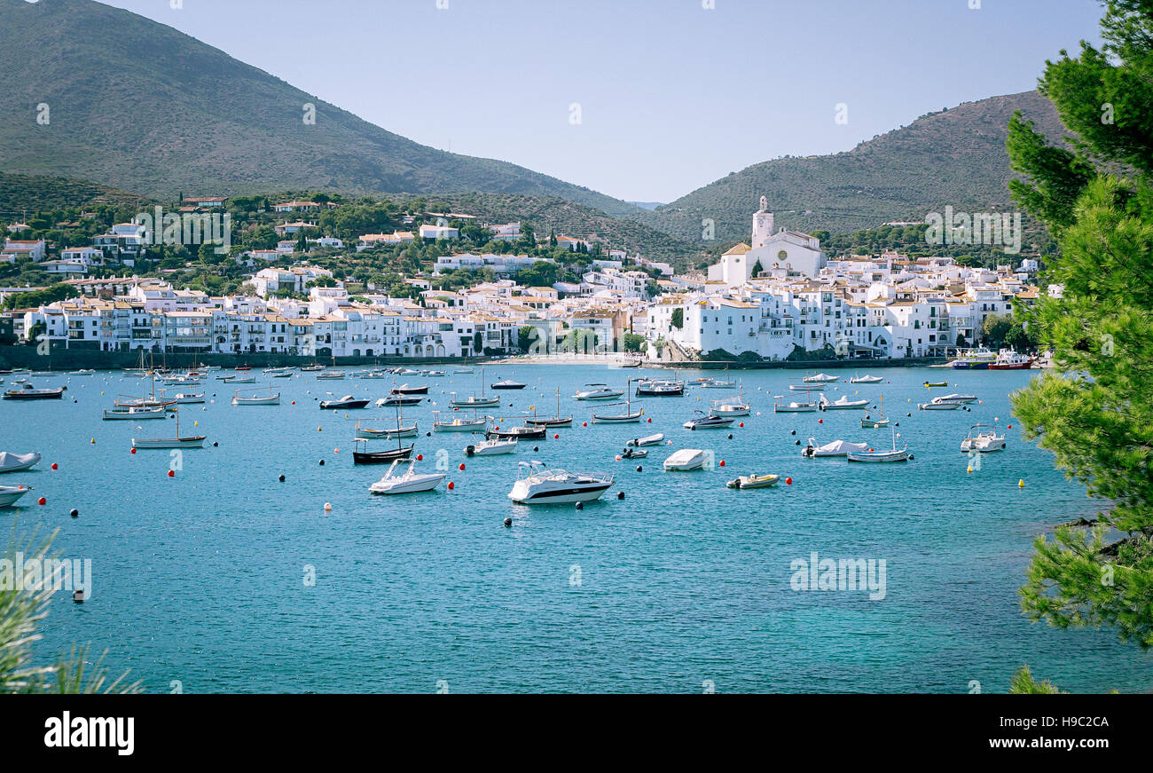 Cadaques coastal village mediterranean hi-res stock photography and ...