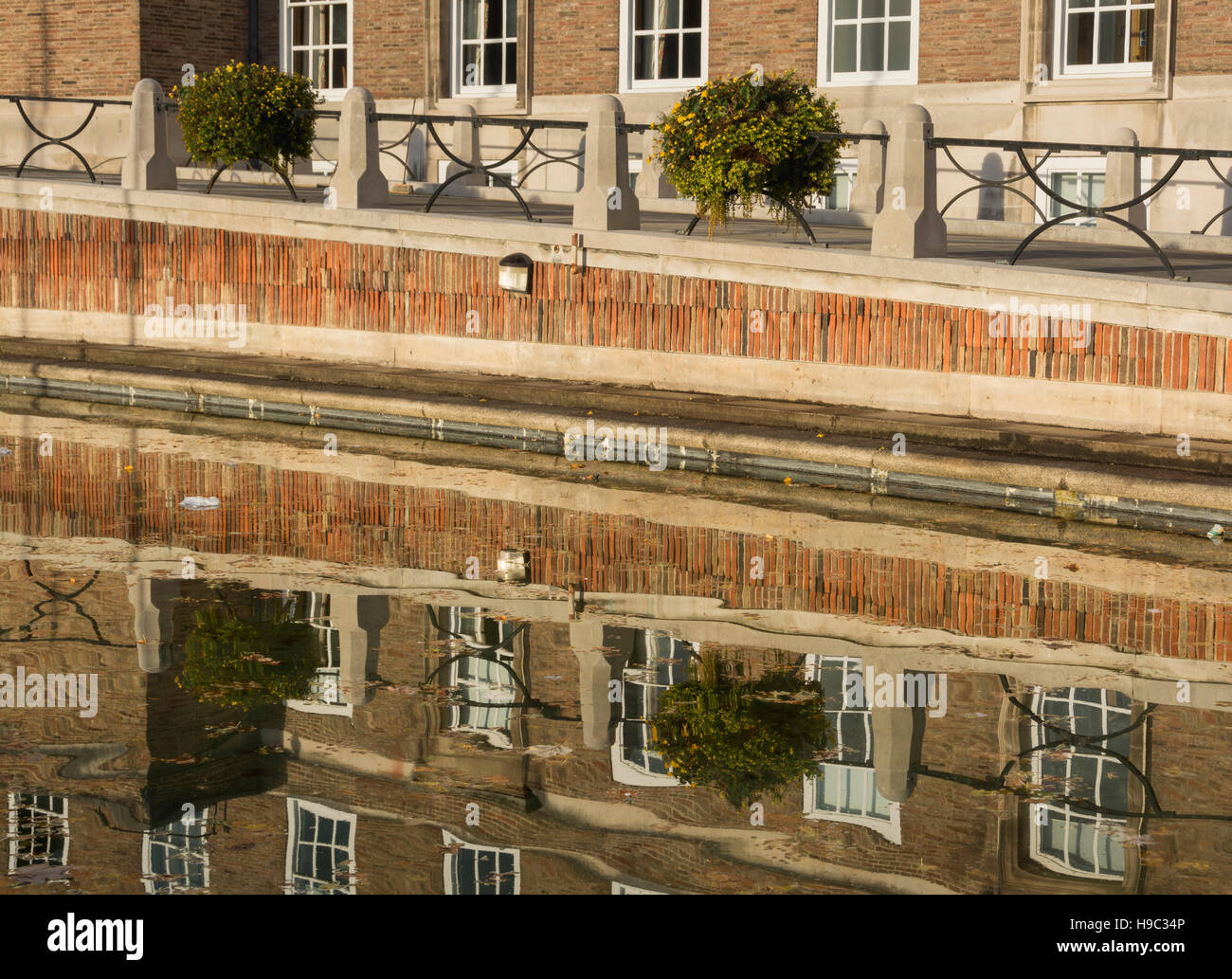 Building the council house hi-res stock photography and images - Alamy