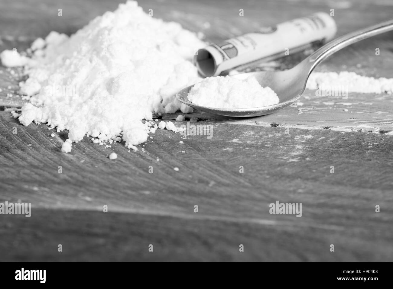 Drug syringe and cooked heroin Stock Photo - Alamy