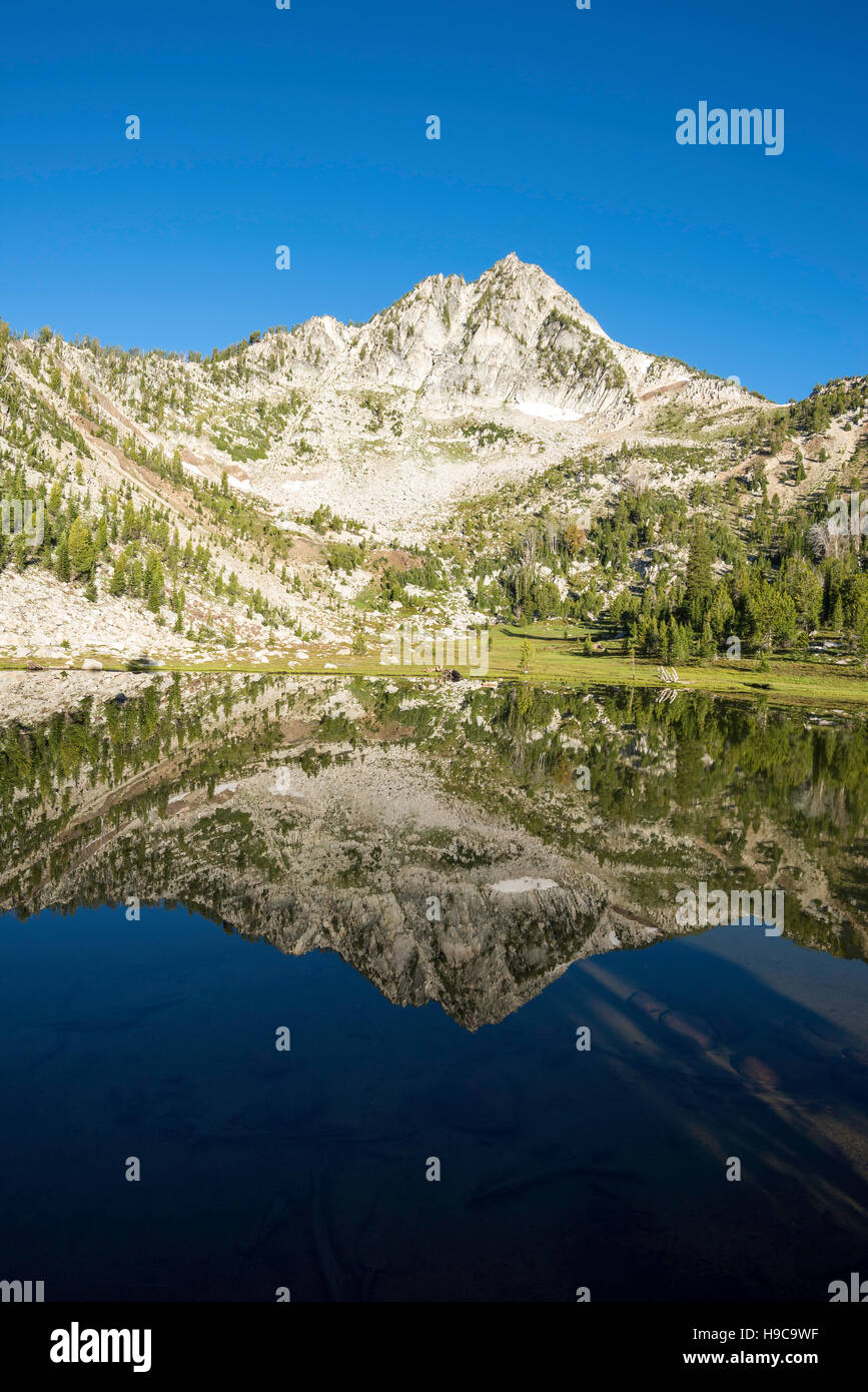 Sub-alpine lake in Oregon's Wallowa Mountains Stock Photo - Alamy