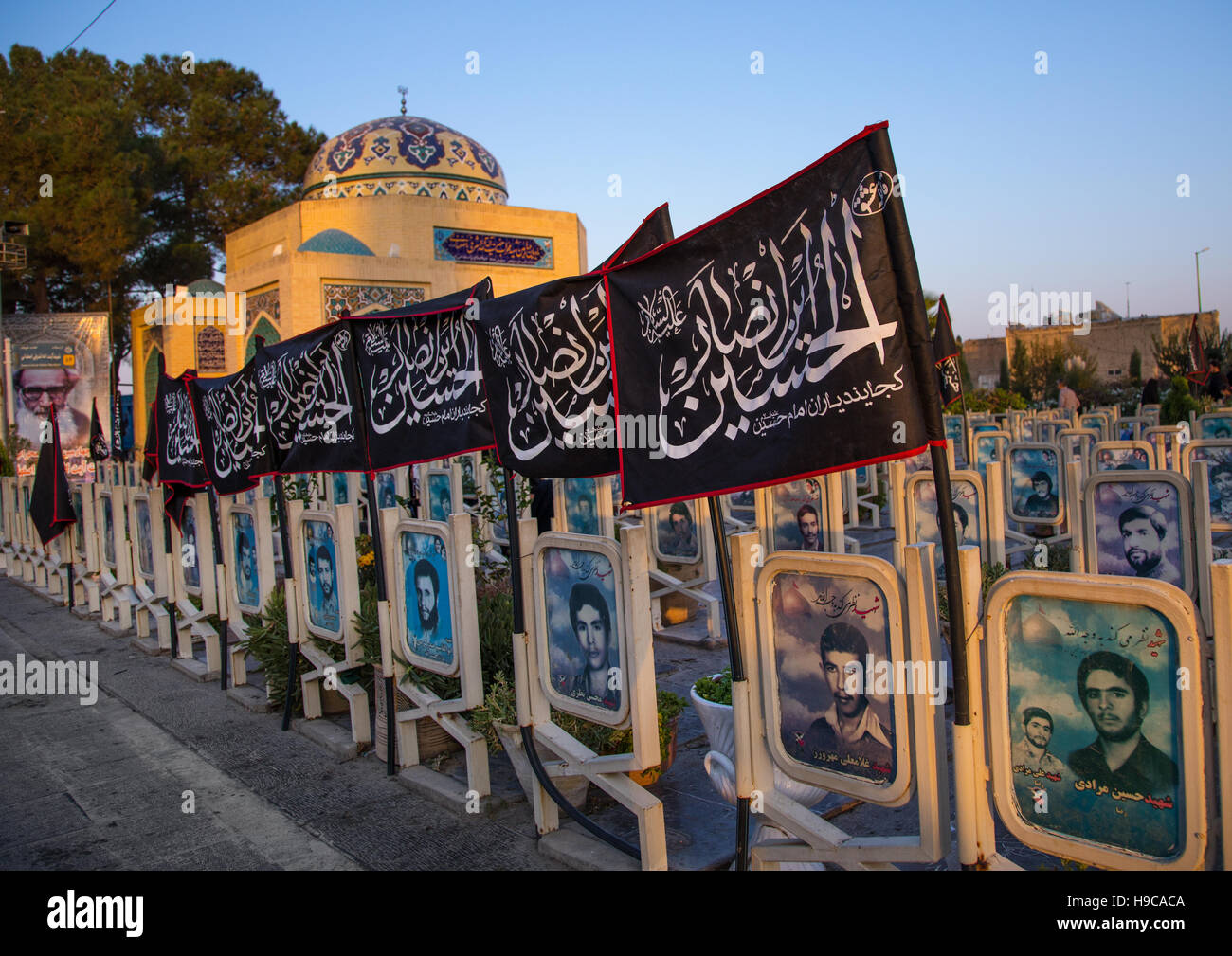Shia martyrs hi-res stock photography and images - Alamy