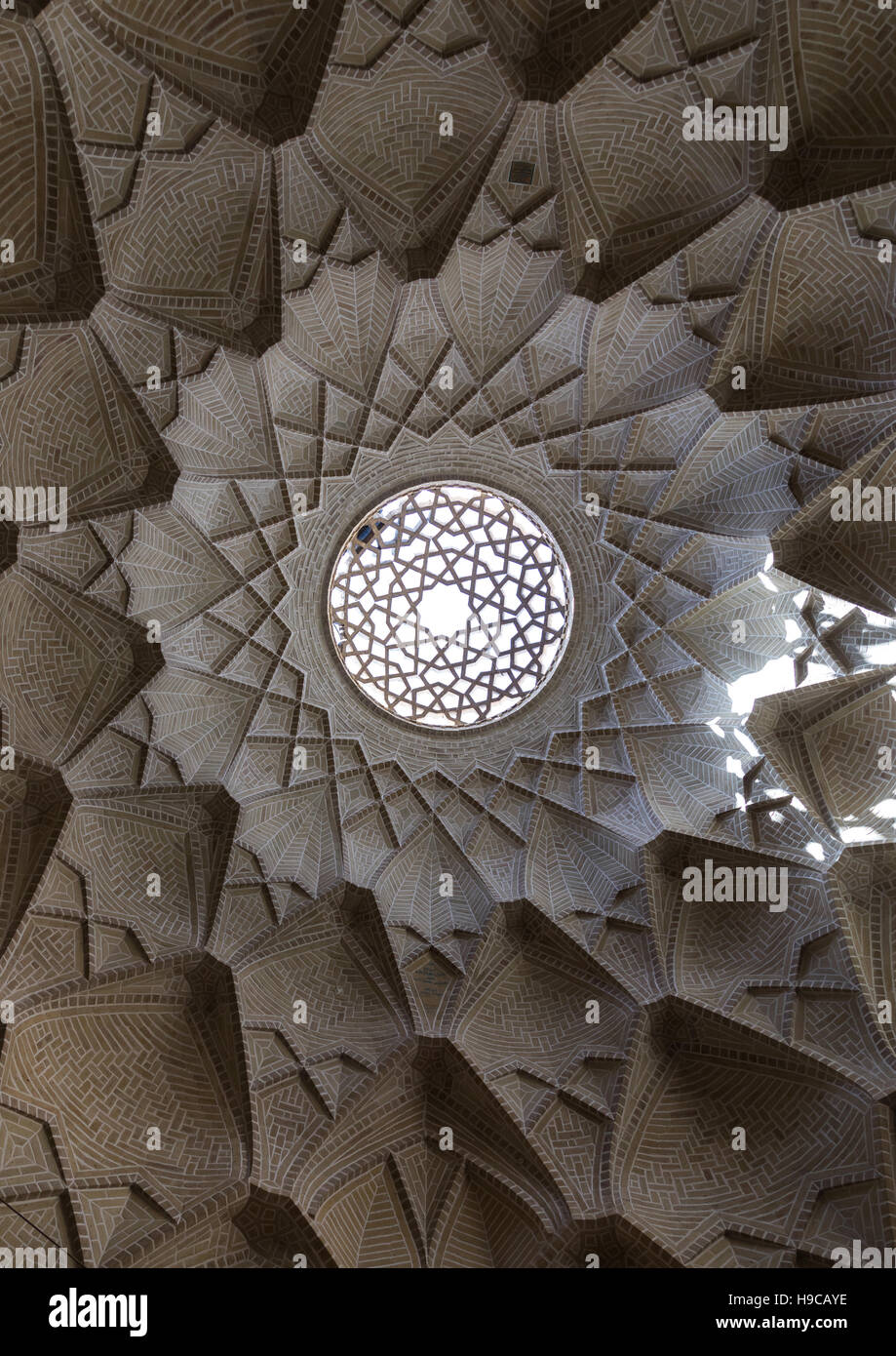 Ceiling with its intricate and elaborate patterns in the bazaar, Yazd ...
