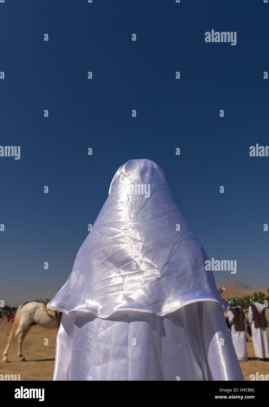 White chador hi-res stock photography and images - Alamy