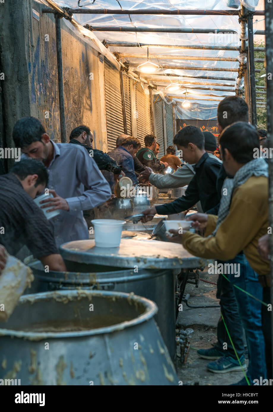 Iran cooking hi-res stock photography and images - Alamy