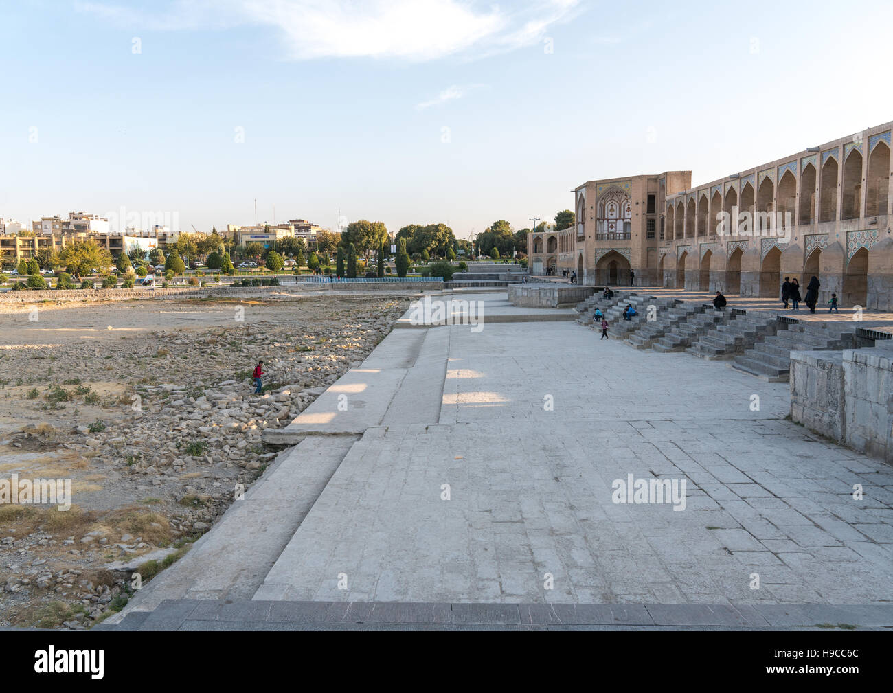 Khaju bridge pol-e khaju over dry zayandeh river, Isfahan province ...