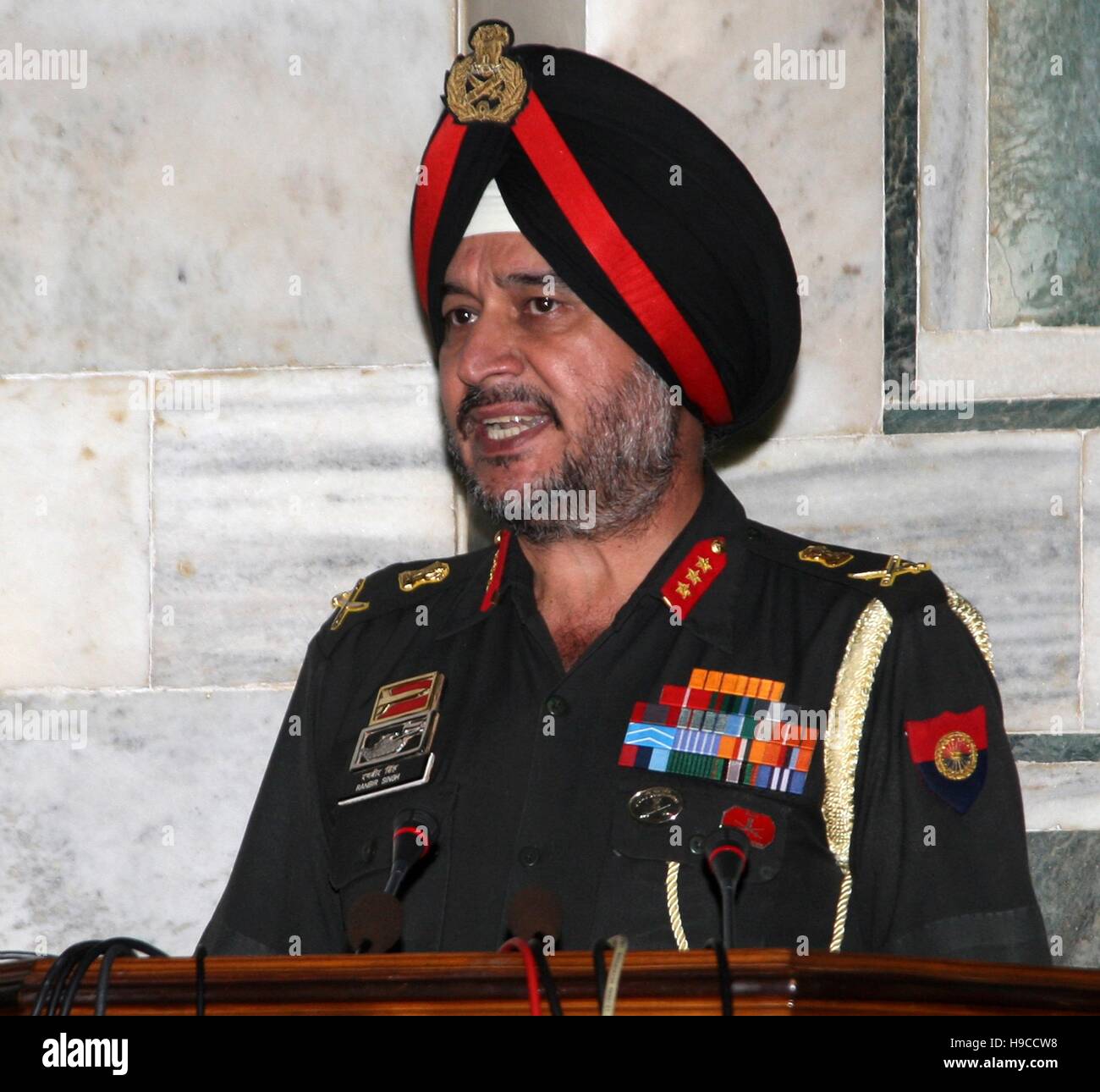 Sikh soldier of the indian army hi-res stock photography and images - Alamy