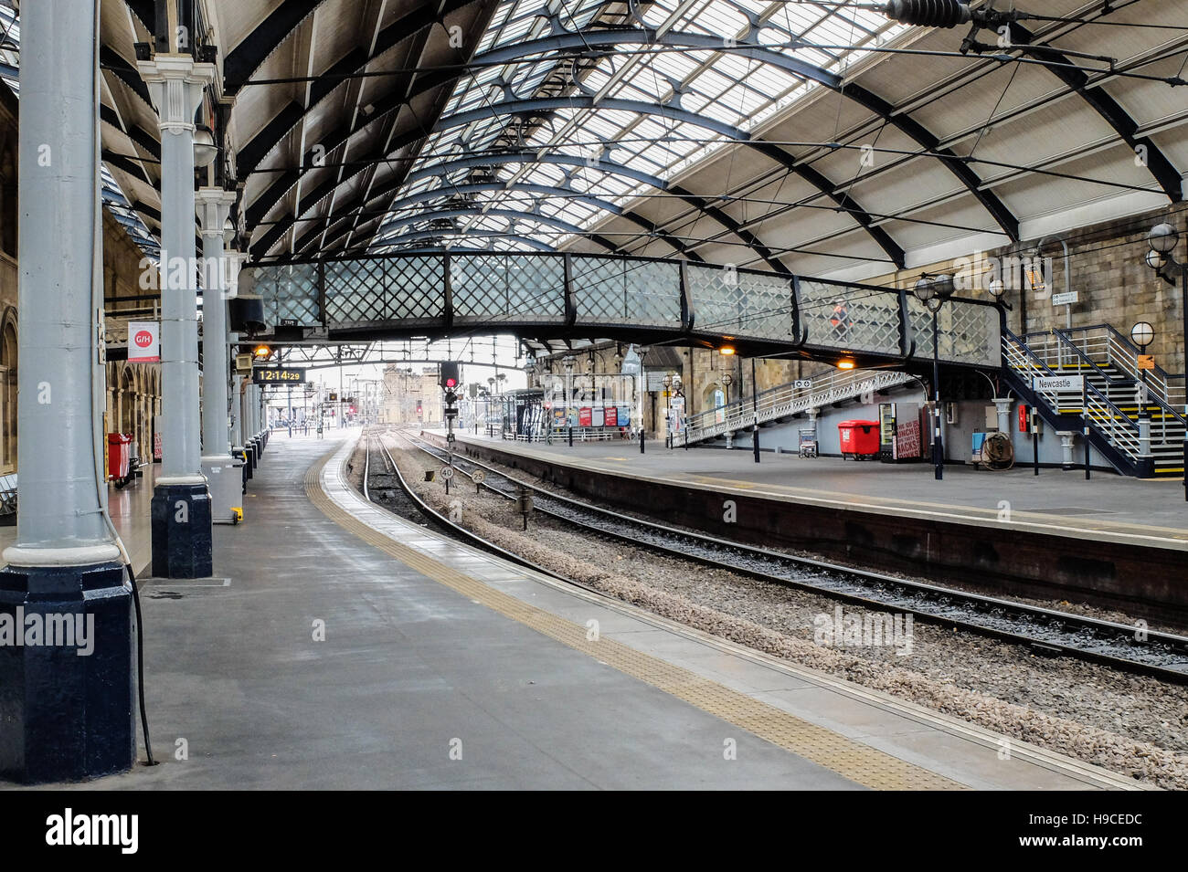 Newcastle train hi-res stock photography and images - Alamy