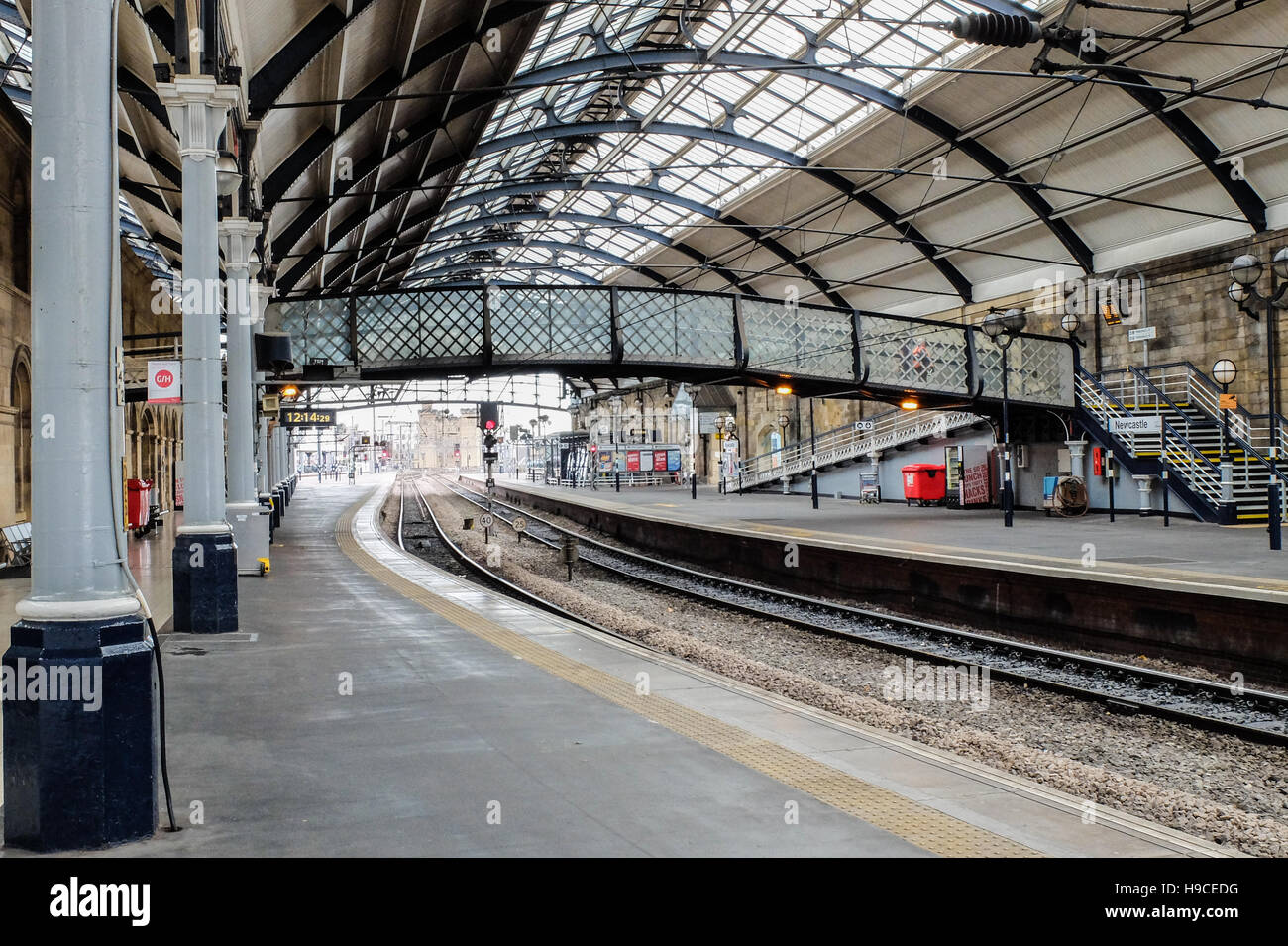 Newcastle train Station, England, Uk Stock Photo - Alamy