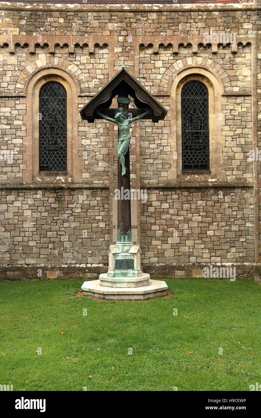 Cross in church yard near osbourne house,isle of wight Stock Photo - Alamy