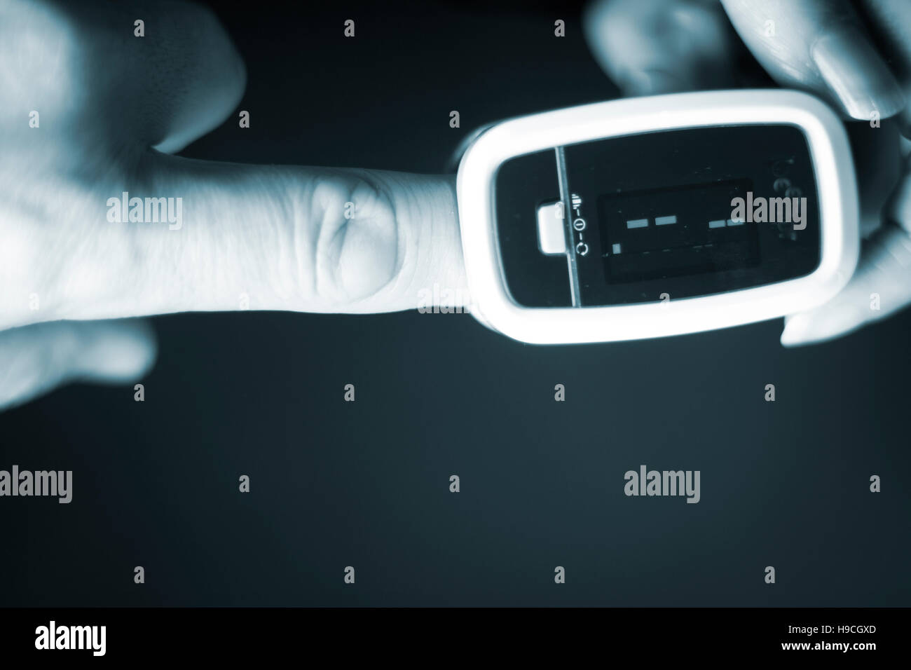 Portable hand held mini domestic cardiac finger pulse rate meter to ...