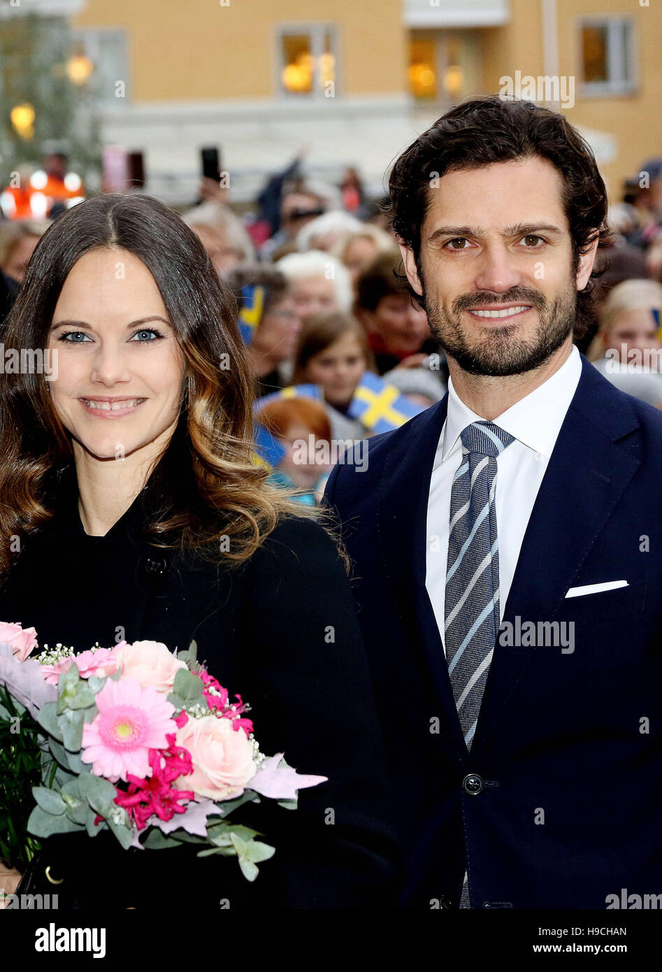 Prince Carl Philip of Sweden and his wife, Princess Sofia of Sweden ...