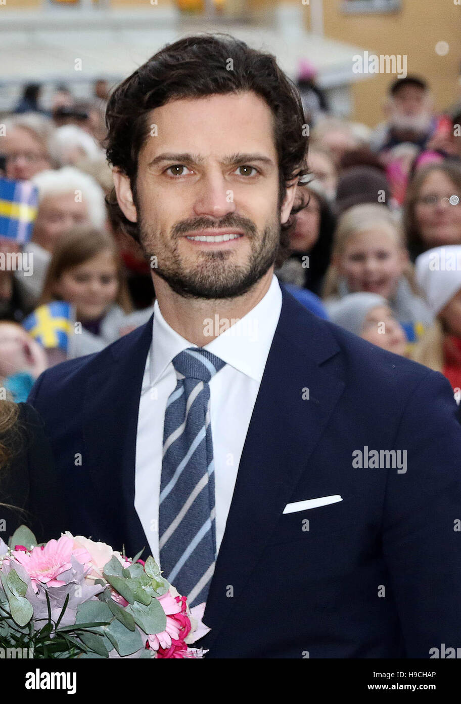 Prince Carl Philip of Sweden and his wife, Princess Sofia of Sweden ...