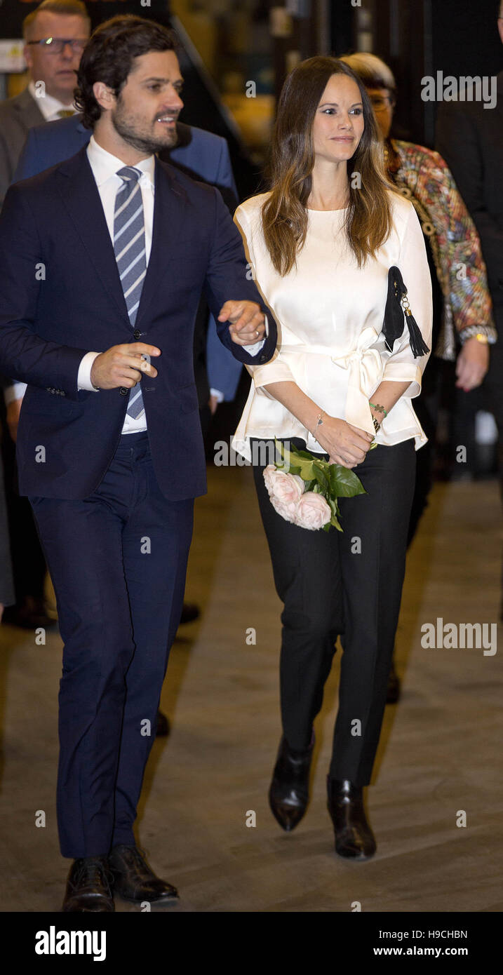 Prince Carl Philip of Sweden and his wife, Princess Sofia of Sweden ...
