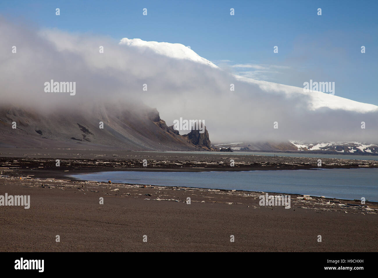 Volcanic island hi-res stock photography and images - Alamy