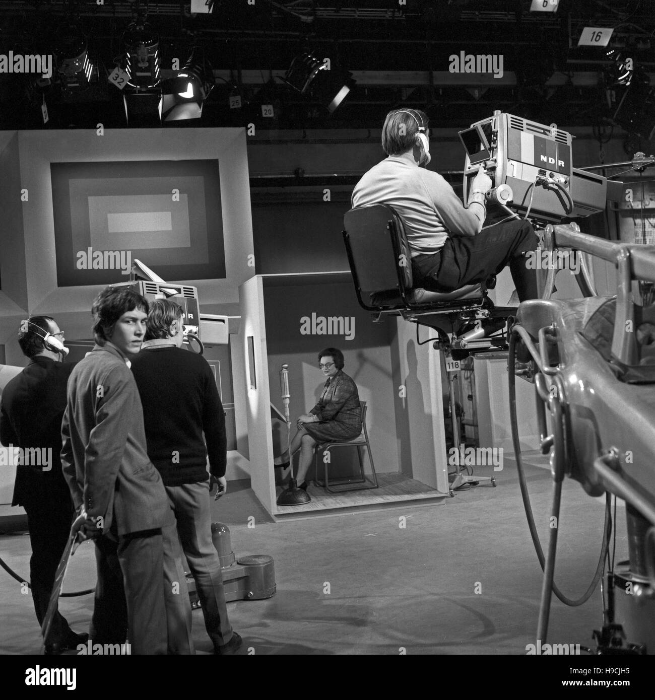 Prominenz im Studio des NDR zum Thema "35 Jahre Deutsches Fernsehen ...