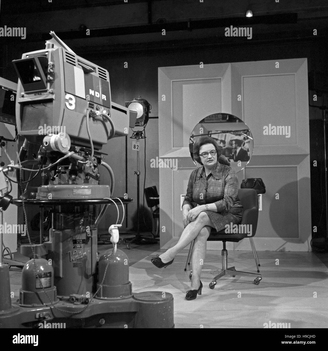 Television studio 1970s hi-res stock photography and images - Alamy