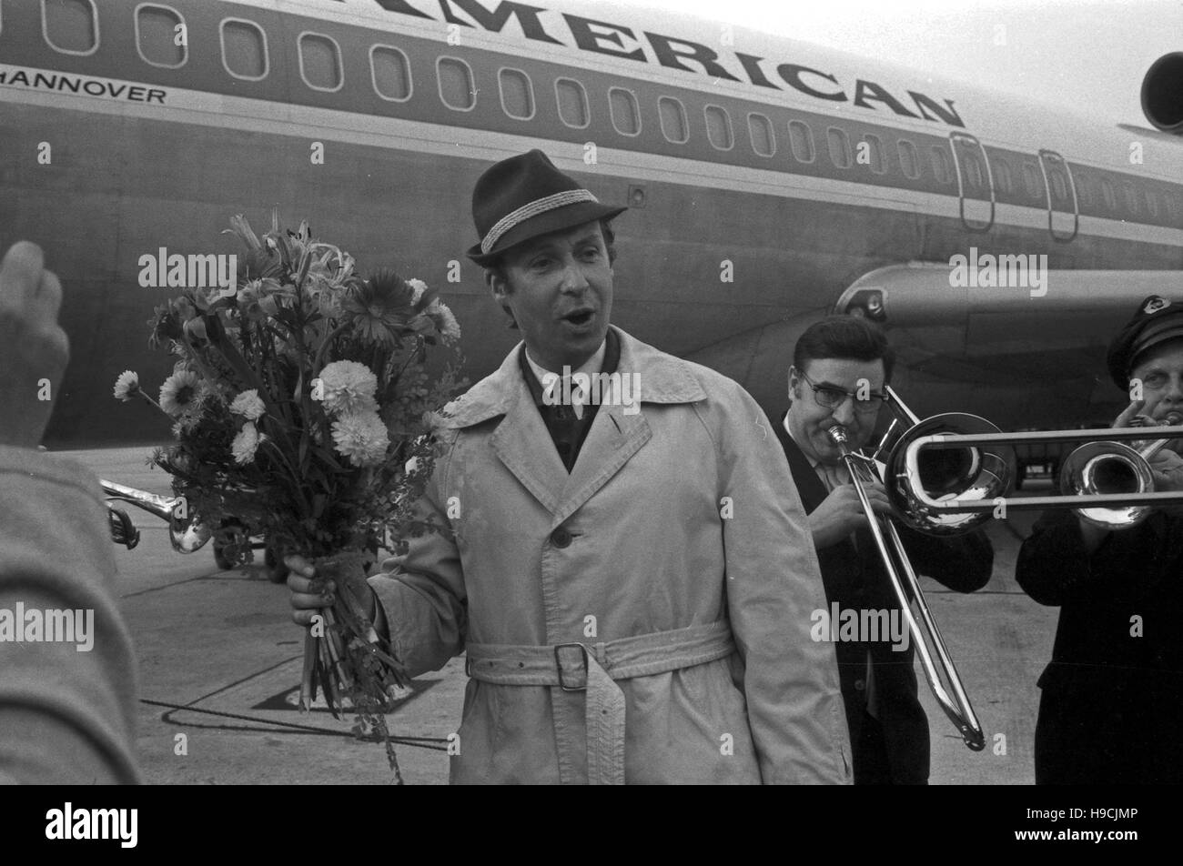 Peter alexander actor hi-res stock photography and images - Alamy