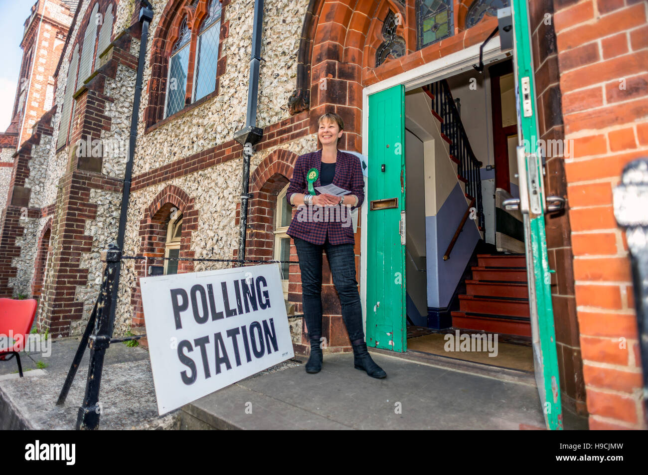 Caroline Lucas MP, casting her vote at the General Election Stock Photo ...