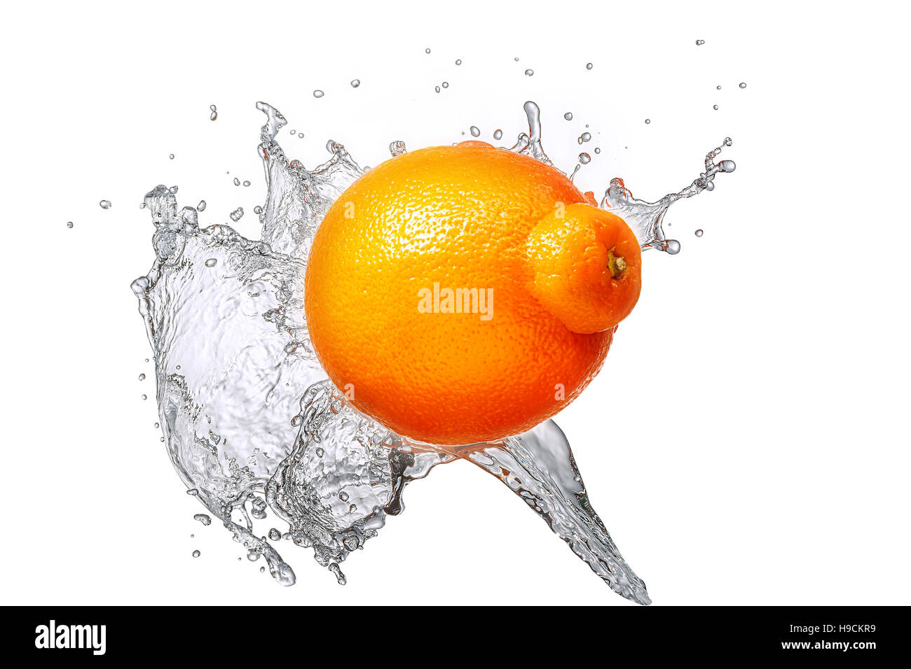 Water splash with mandarin isolated Stock Photo - Alamy