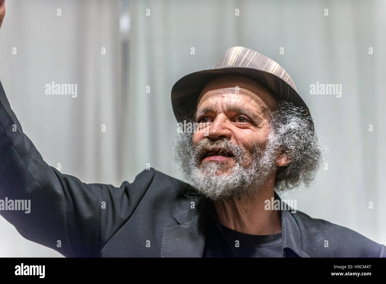 John agard hi-res stock photography and images - Alamy