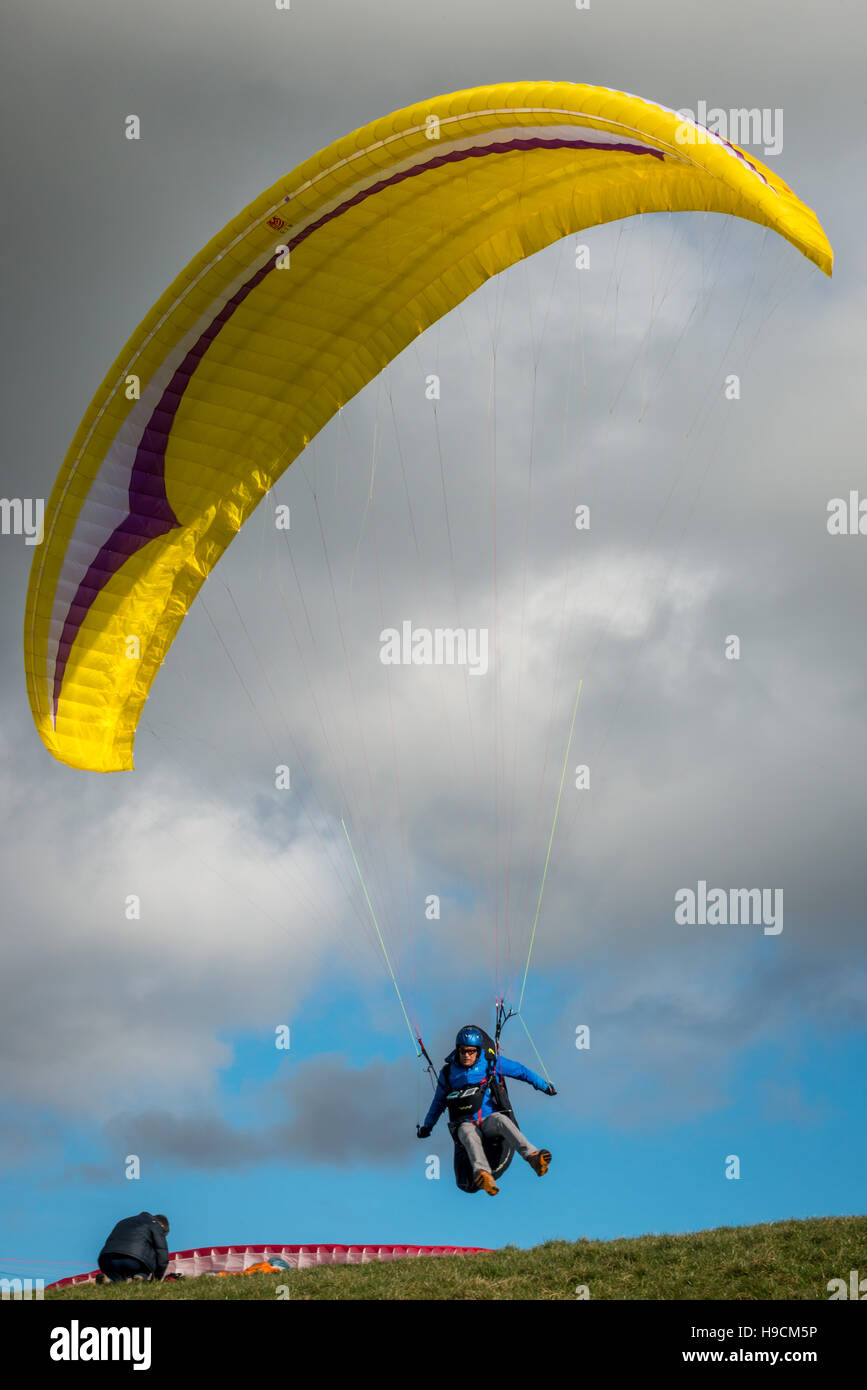 Parascender flying over the South Downs at Devil's Dyke Stock Photo - Alamy