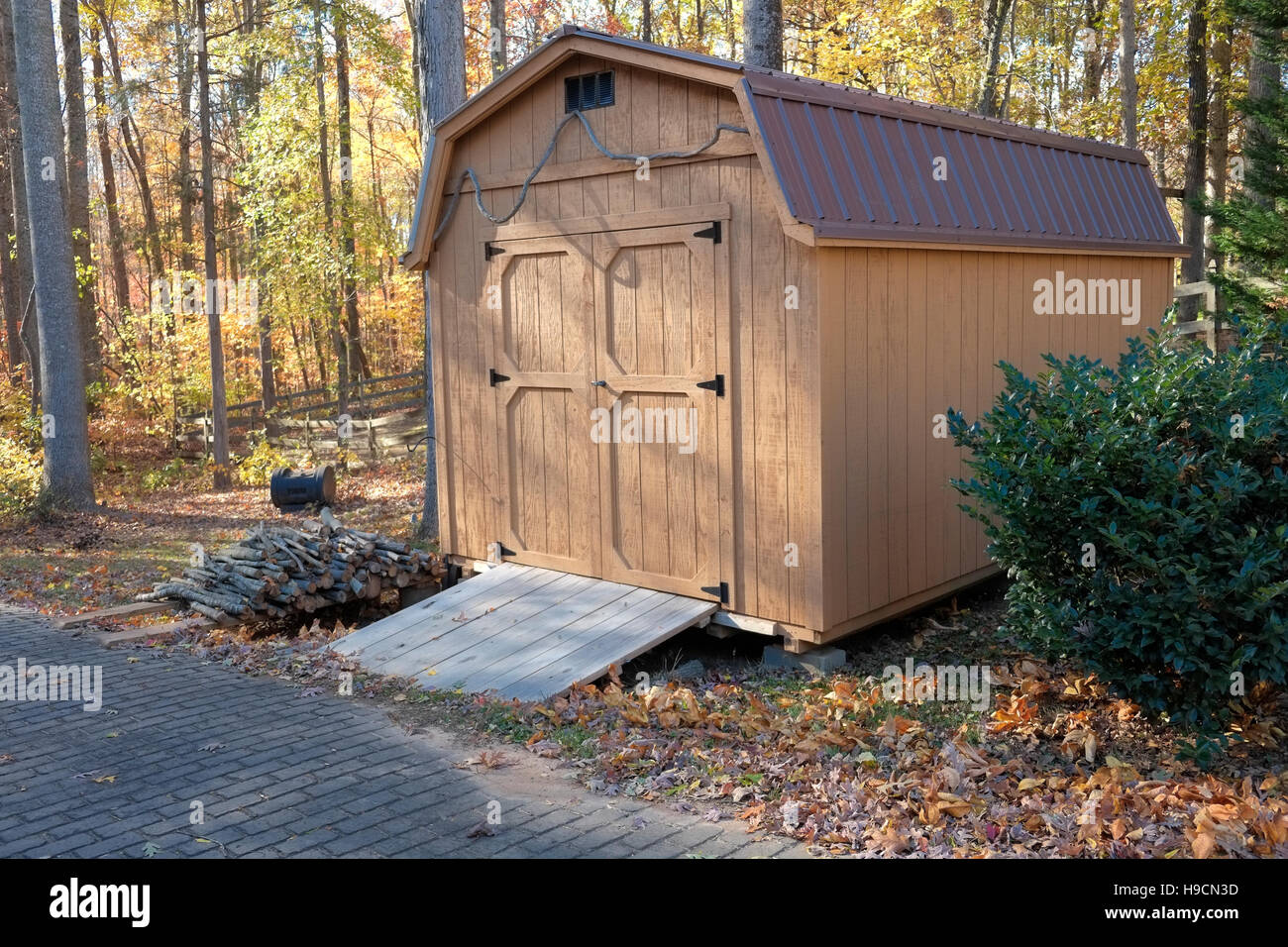 Building storage shed hi-res stock photography and images - Alamy