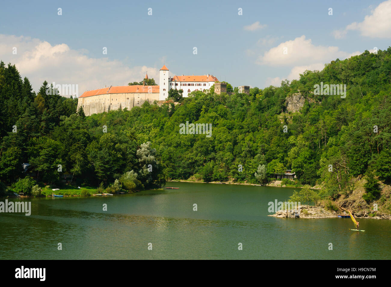 Bitov (Vöttau): Vranov dam with Bitov Castle, , Jihomoravsky, Südmähren ...