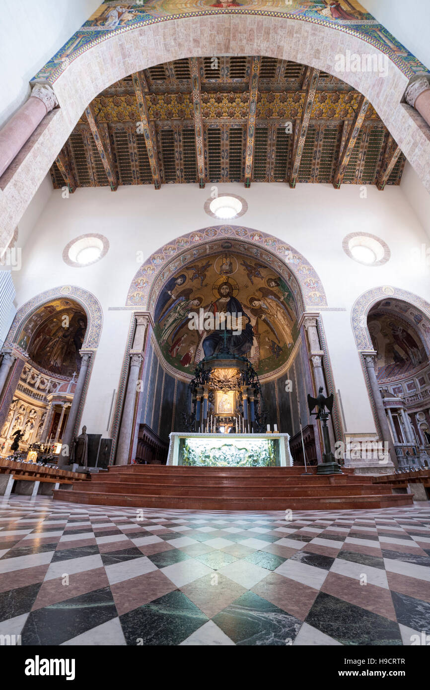Duomo cathedral basilica hi-res stock photography and images - Alamy