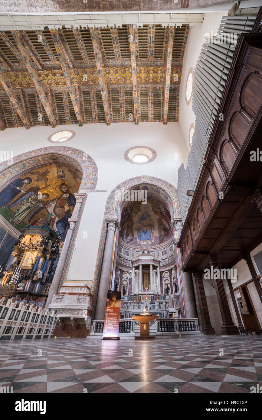 Messina, Italy, Duomo Cathedral Basilica Interior Stock Photo - Alamy