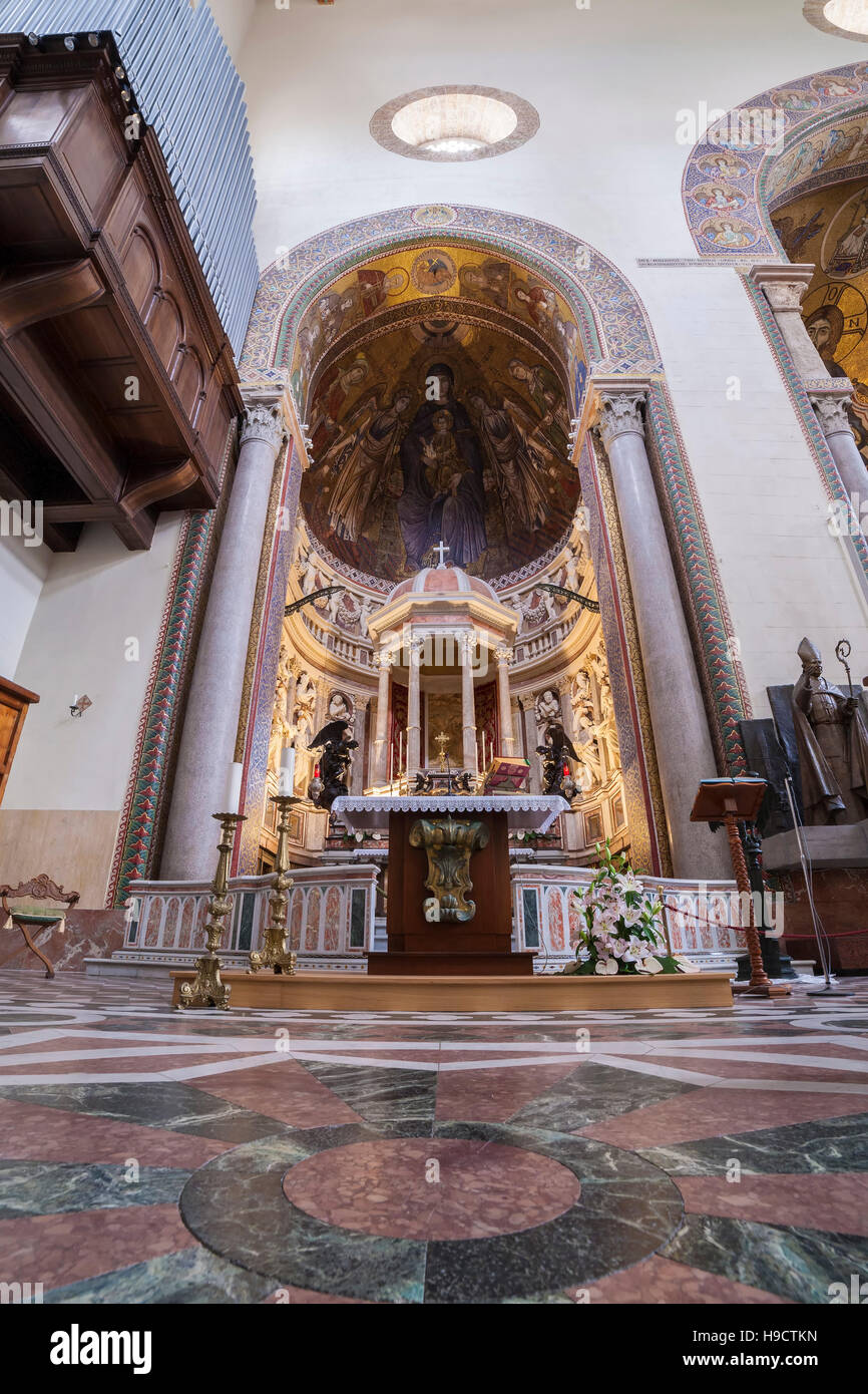 Messina, Italy, Duomo Cathedral Basilica Interior Stock Photo - Alamy