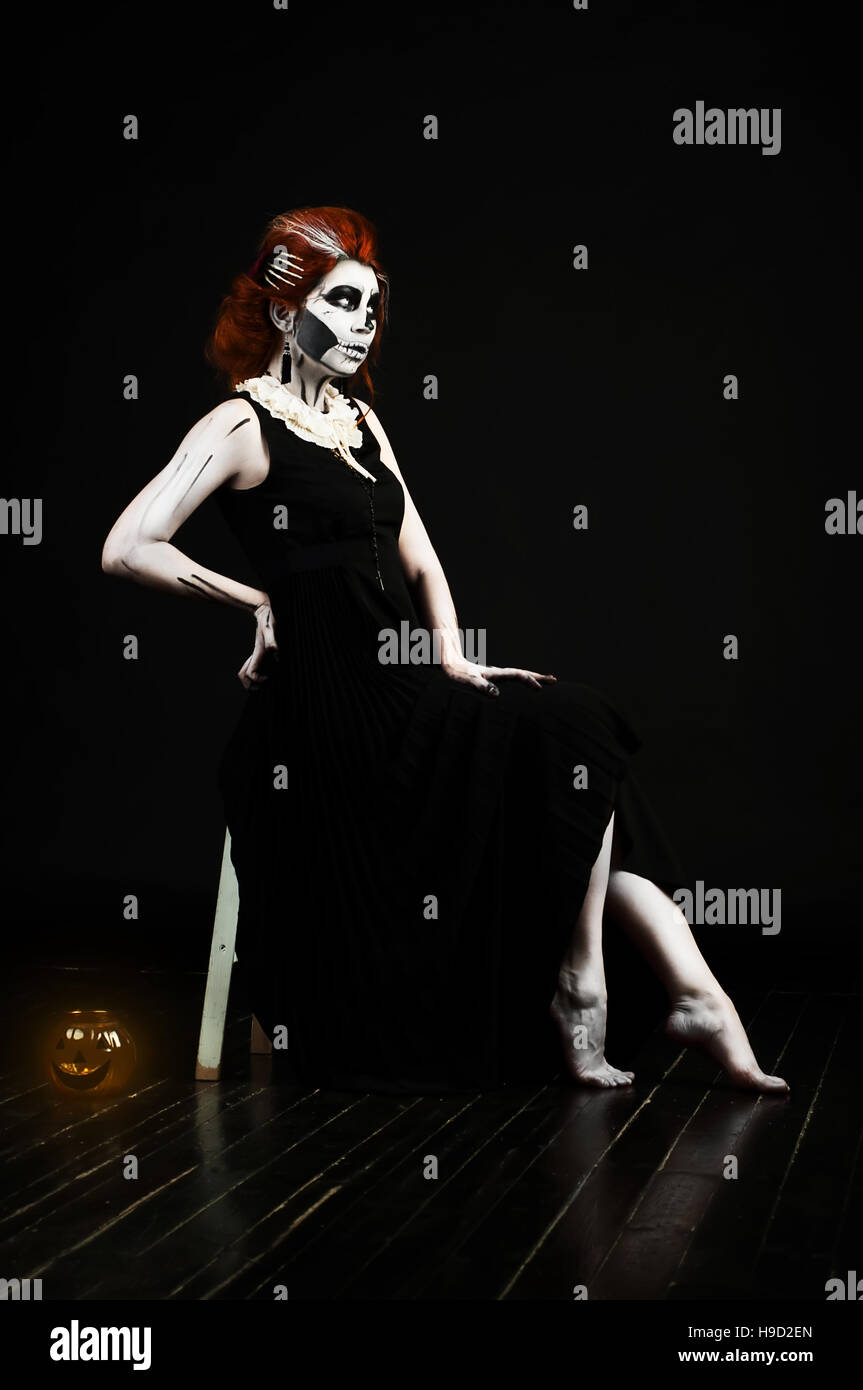 Skeleton face paint hi-res stock photography and images - Alamy