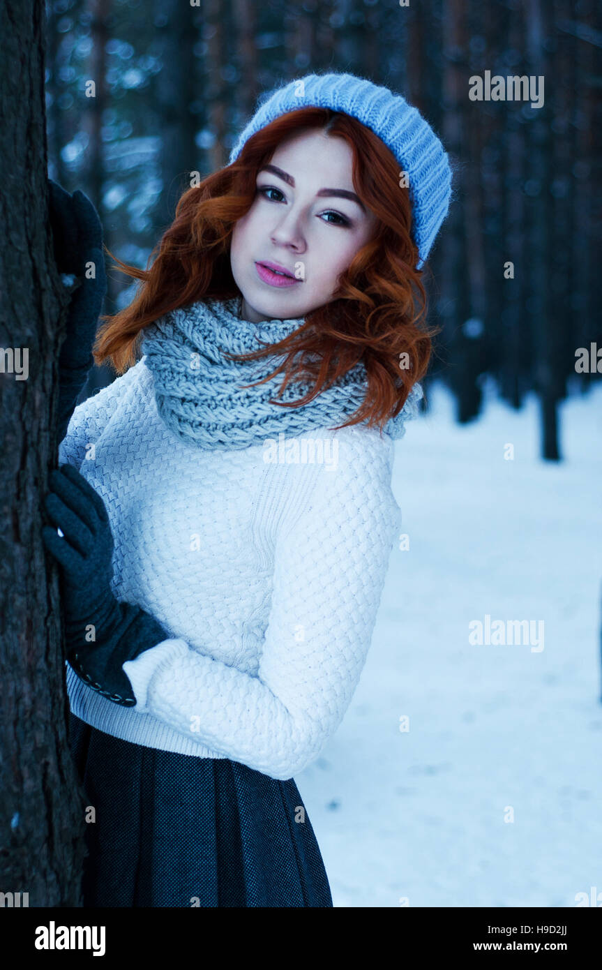 Fashion winter hi-res stock photography and images - Alamy