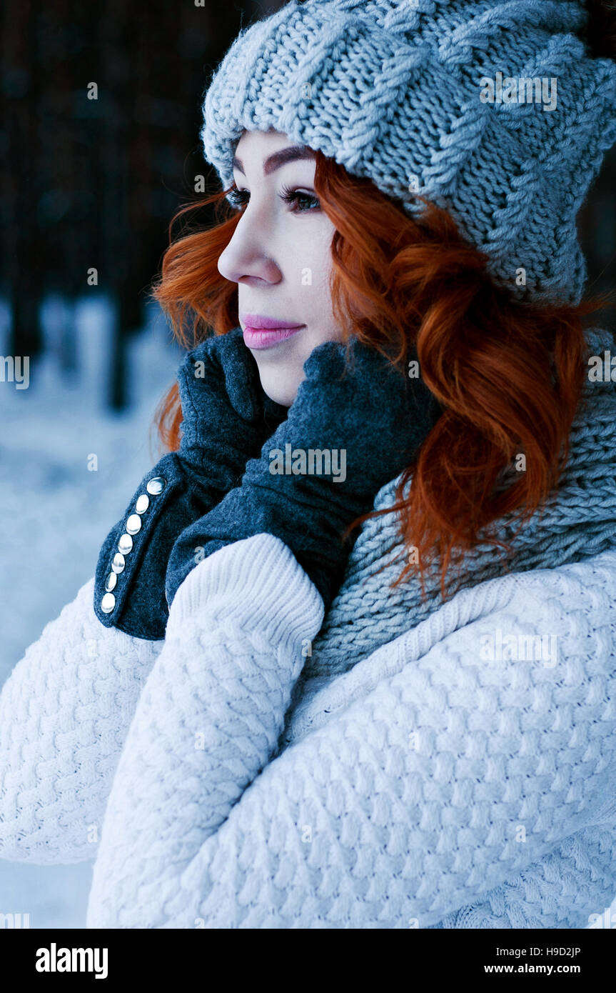 Beautiful winter fashion hi-res stock photography and images - Alamy