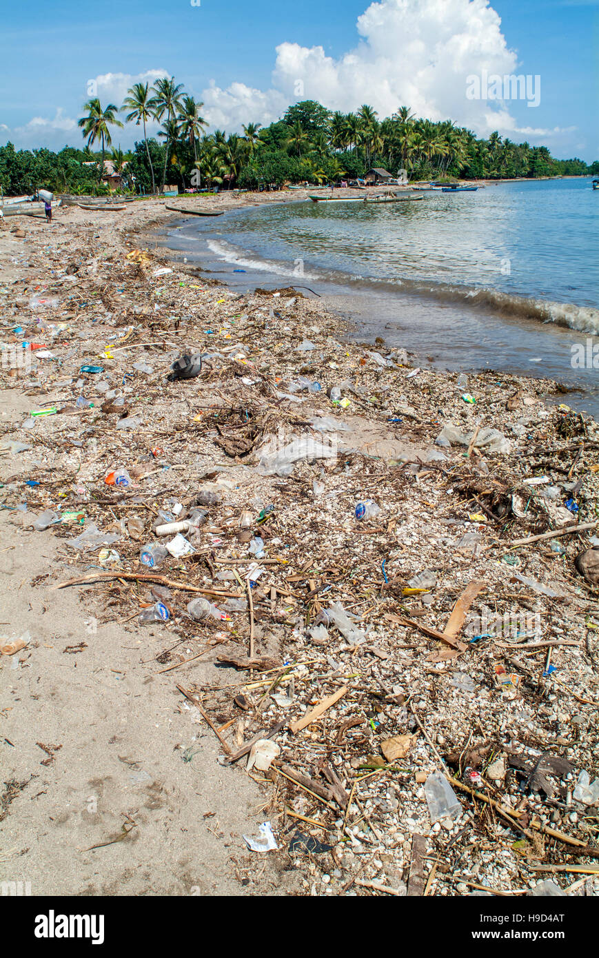 Rubbish sea flores hi-res stock photography and images - Alamy