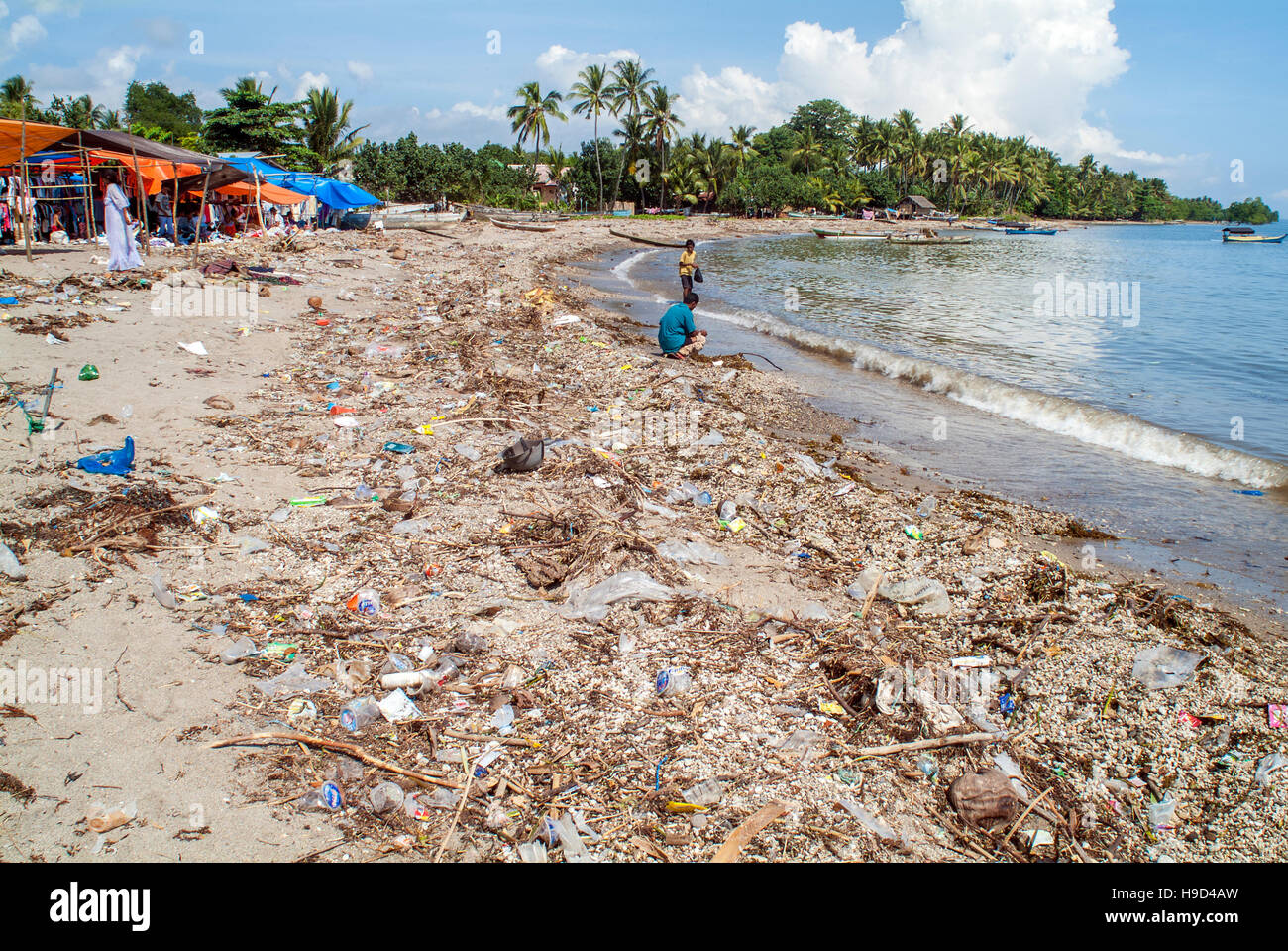 Rubbish sea flores hi-res stock photography and images - Alamy