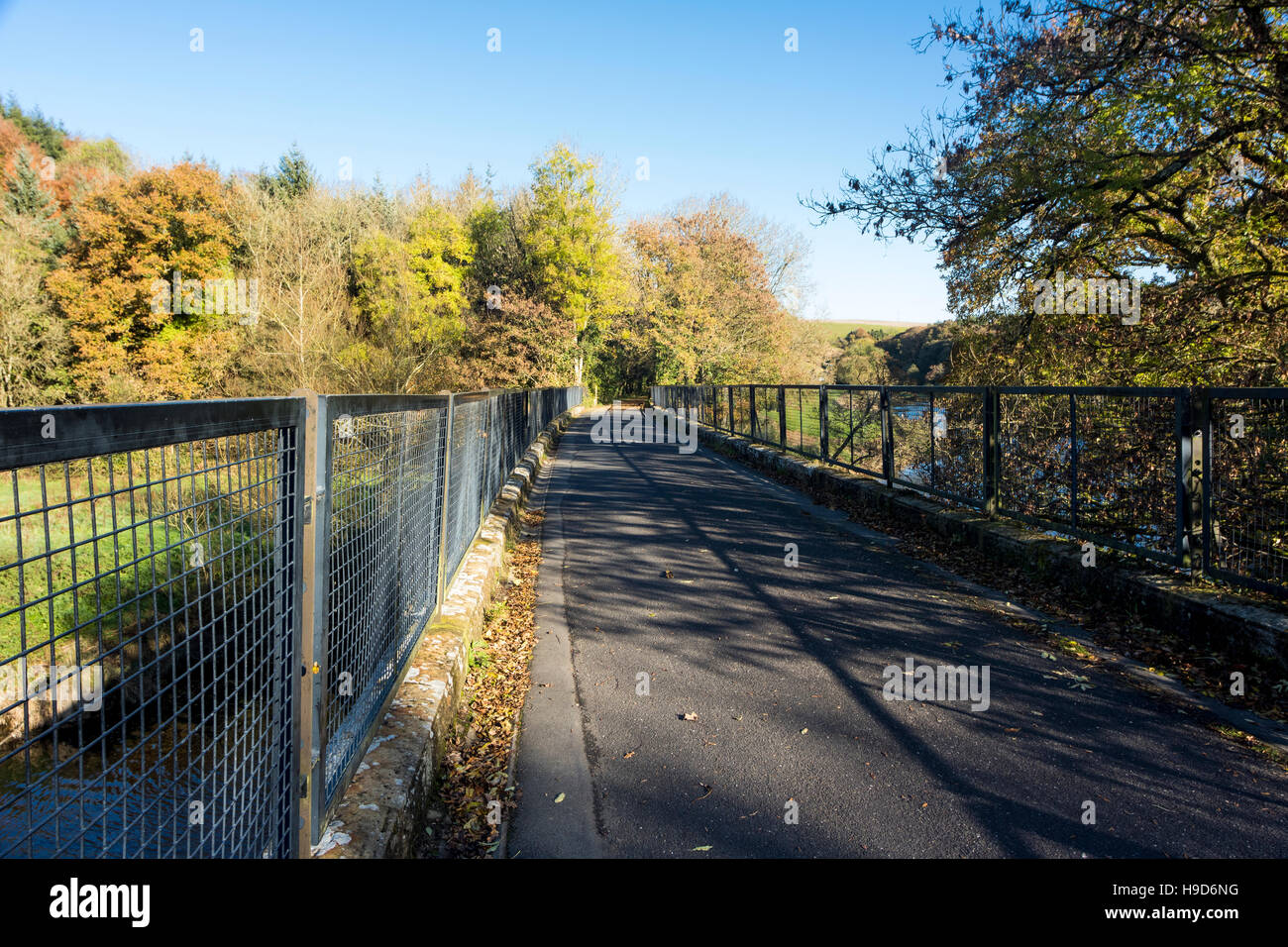 Tarka Trail View - Over the Iron Bridge, Near Beam Aqueduct (Looking in ...