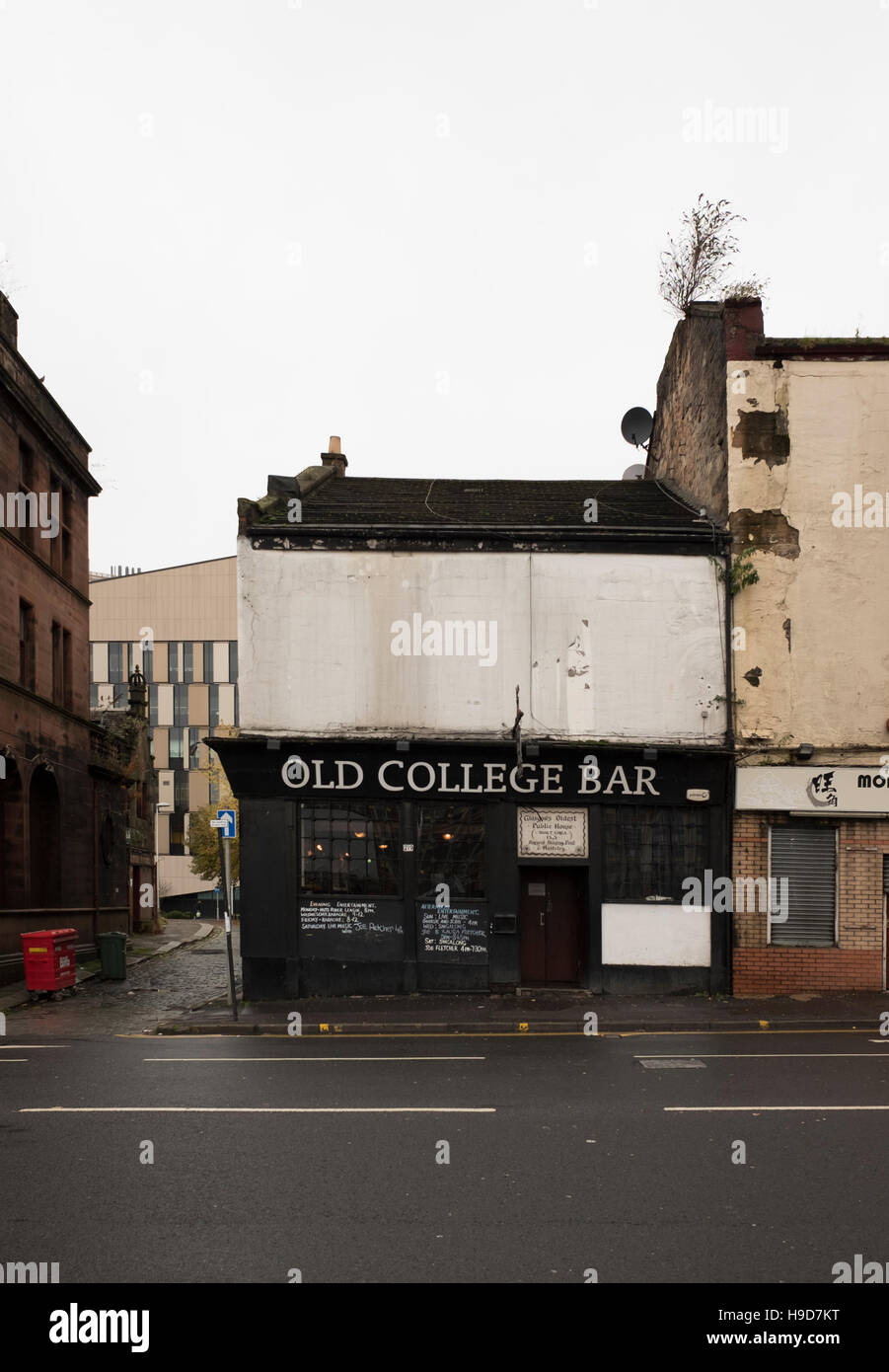 Old college Bar, the oldest pub in Glasgow Stock Photo - Alamy