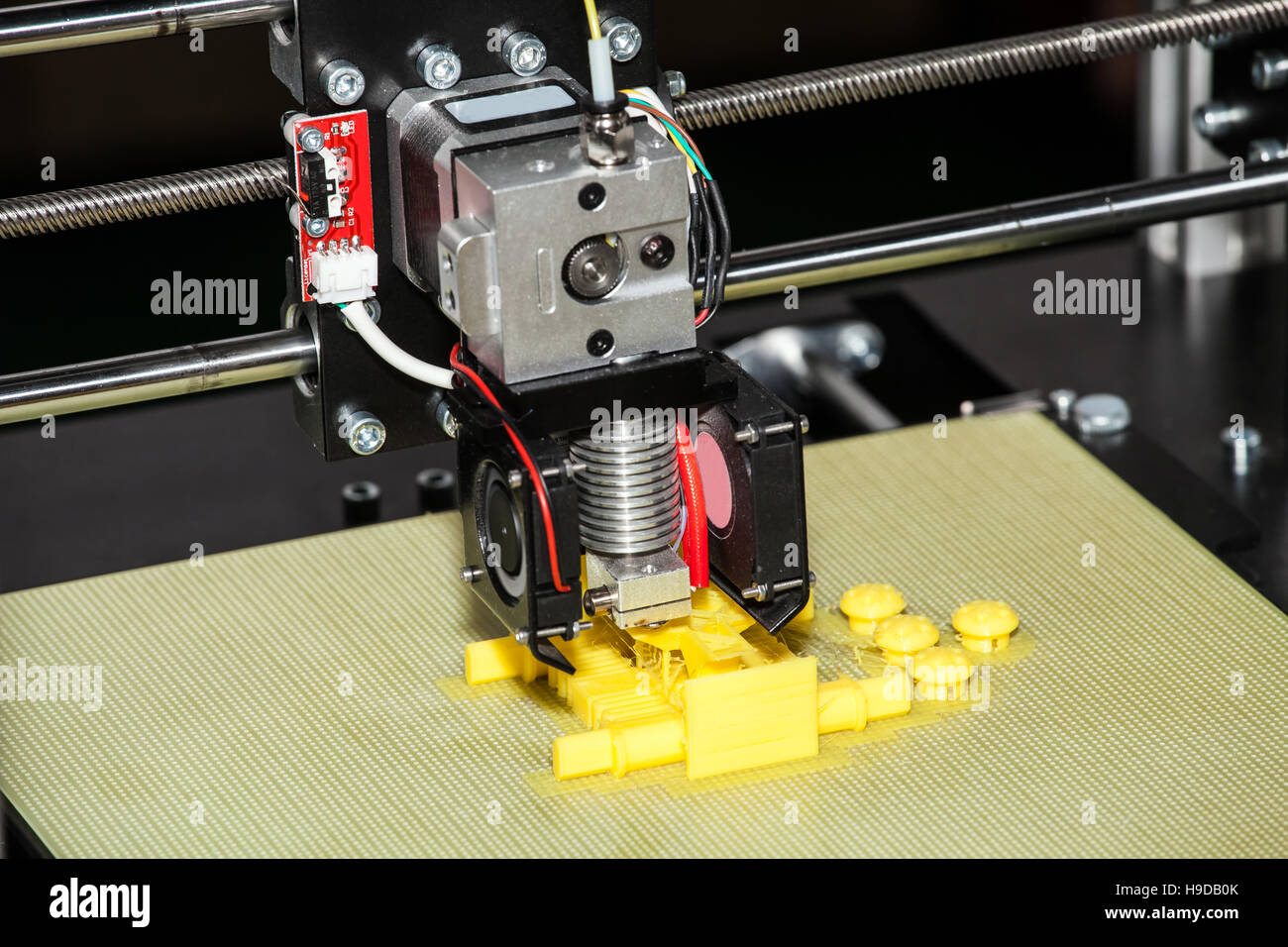 3d printer printing Stock Photo - Alamy