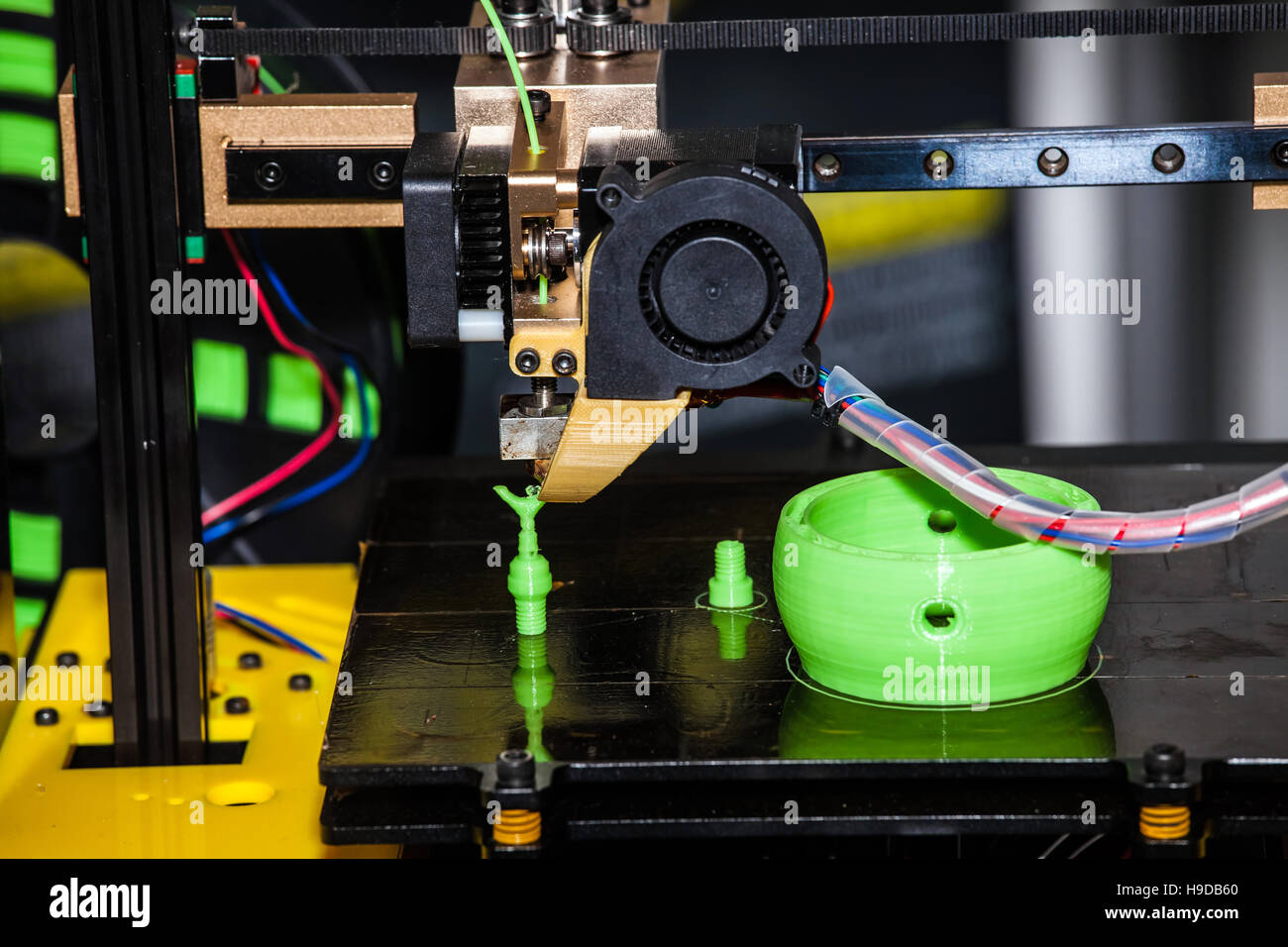 3d printer printing Stock Photo - Alamy