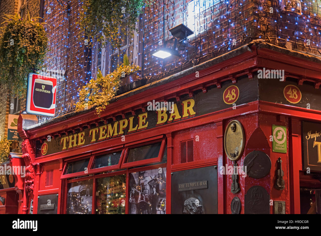 The Temple Bar pub Dublin Ireland Stock Photo - Alamy
