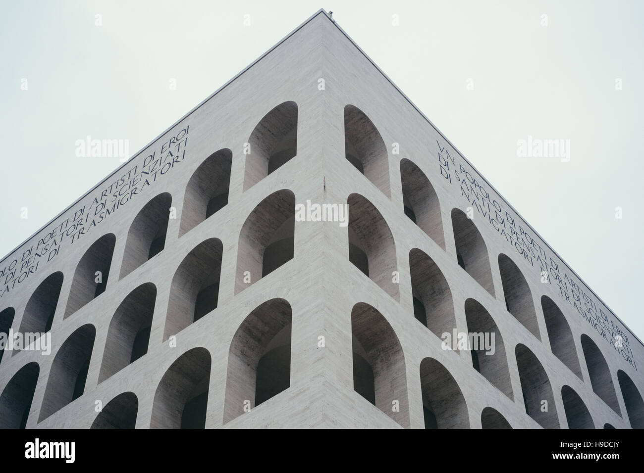 The square colosseum hi-res stock photography and images - Alamy