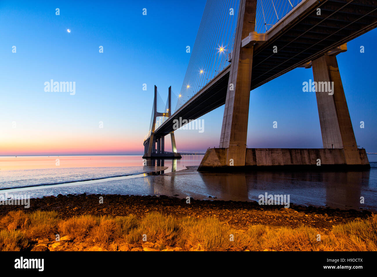 Vasco da Gama Bridge Stock Photo - Alamy